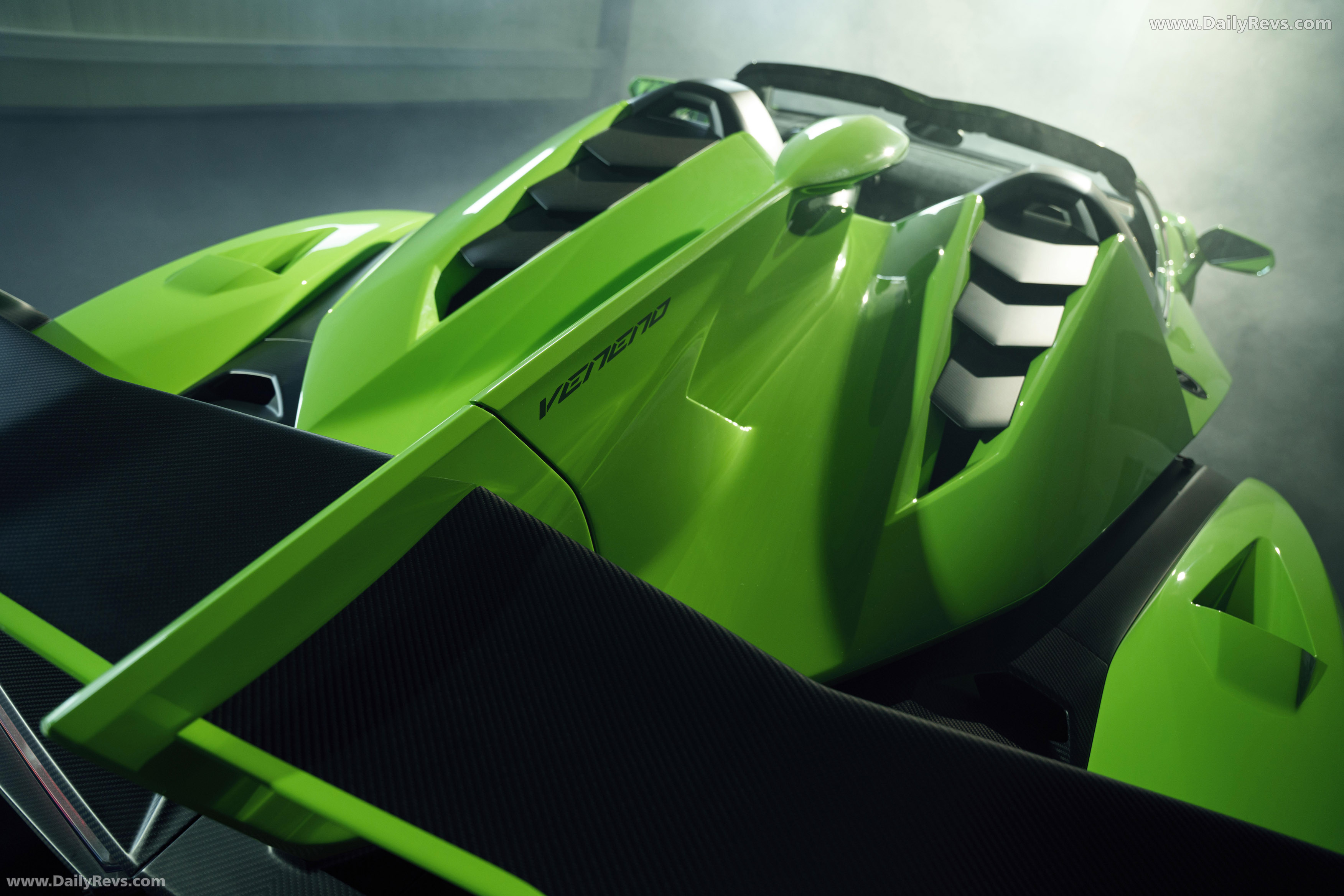 2014 Lamborghini Veneno Roadster: Open-Top Racing Prototype Brought to ...