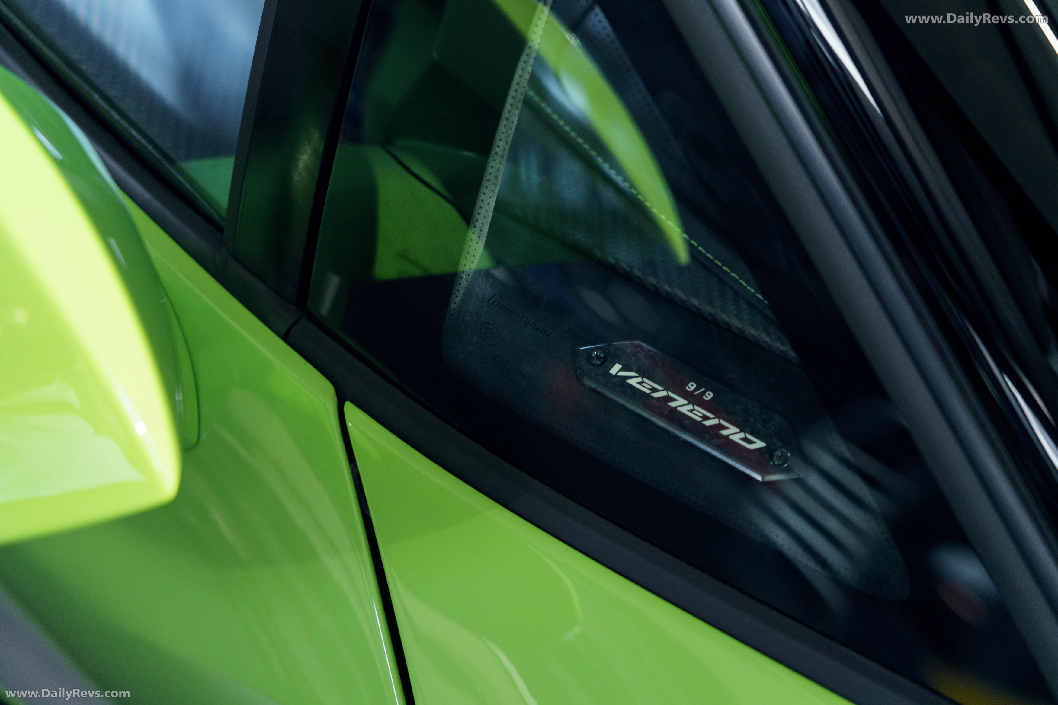 2014 Lamborghini Veneno Roadster: Open-Top Racing Prototype Brought to ...