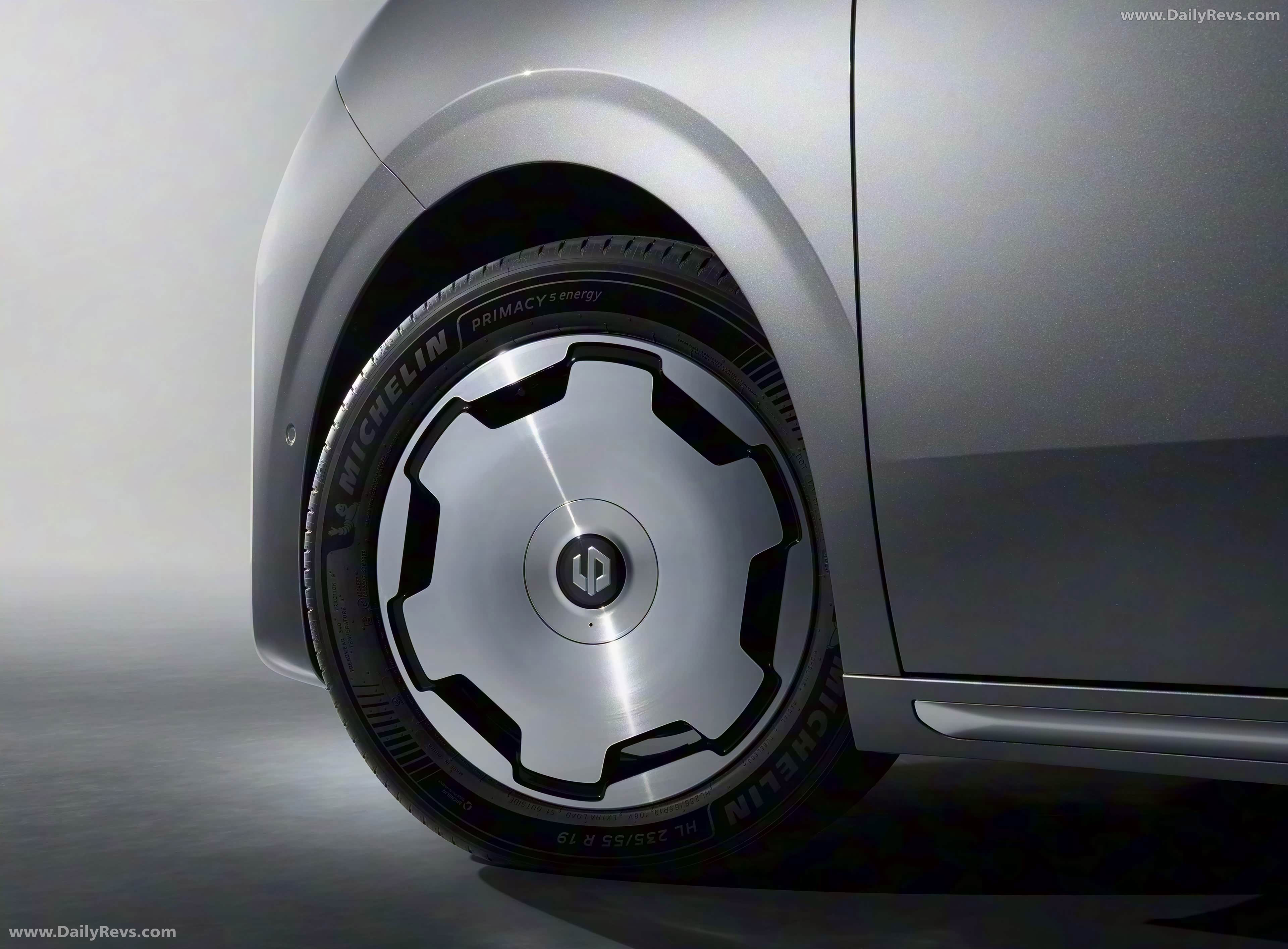 2026 Leap Motor D99: Premium Family SUV Offers Comfort, Space, and ...