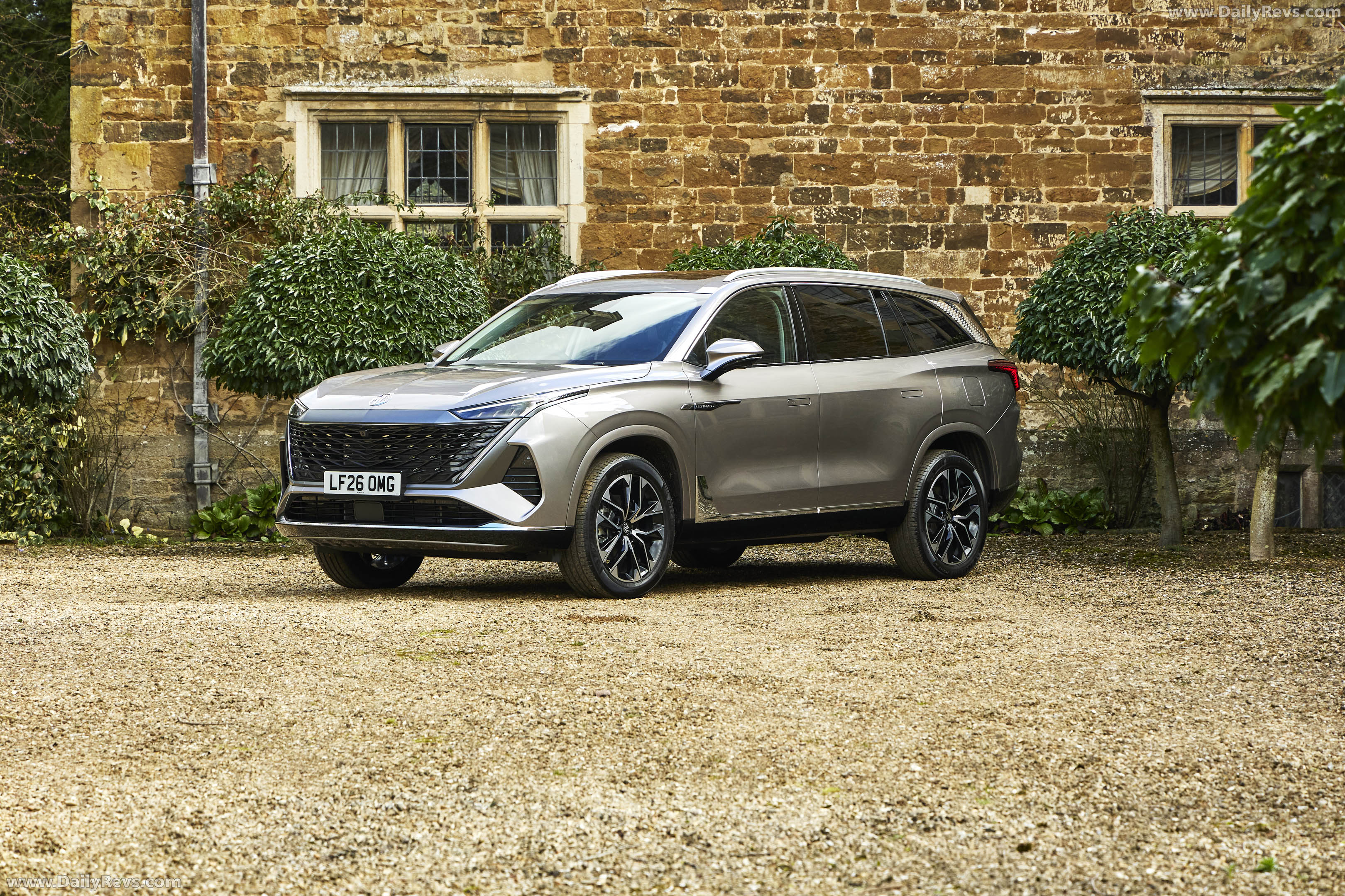 2026 MG S9 PHEV Brings Seven Seat Flexibility - DailyRevs