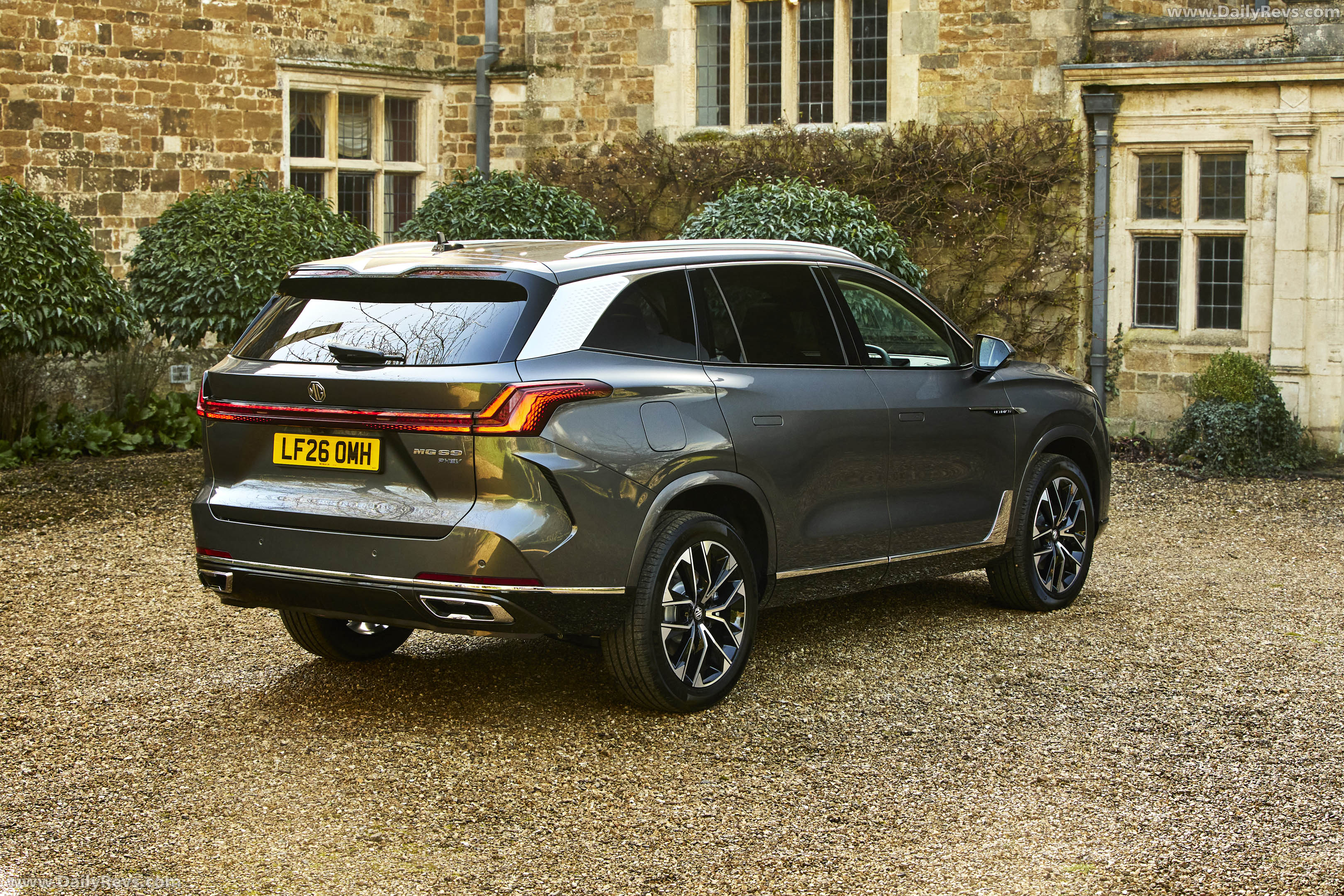 2026 MG S9 PHEV Brings Seven Seat Flexibility - DailyRevs
