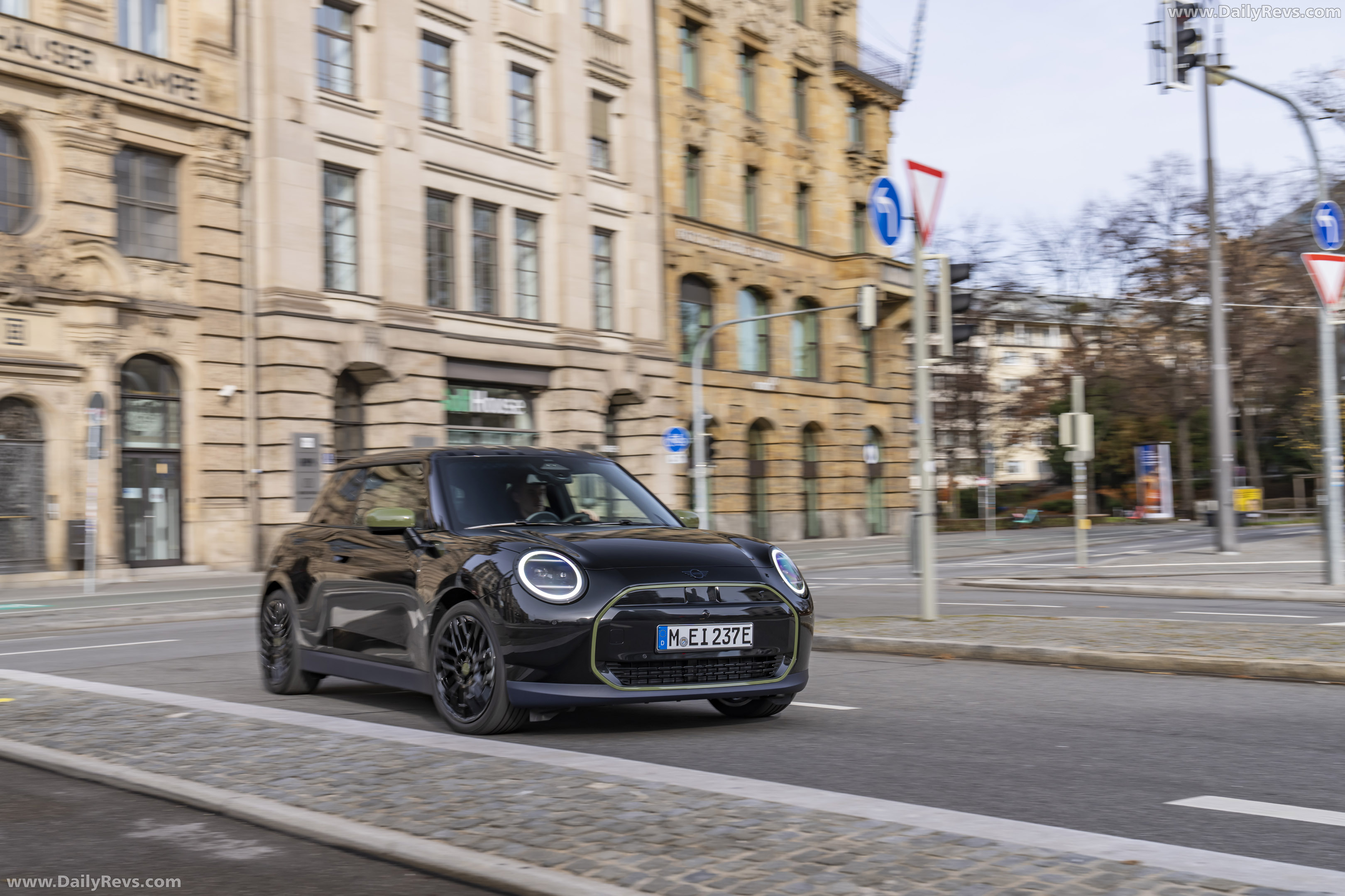2026 MINI Cooper SE Paul Smith Edition: Iconic British Design Meets ...