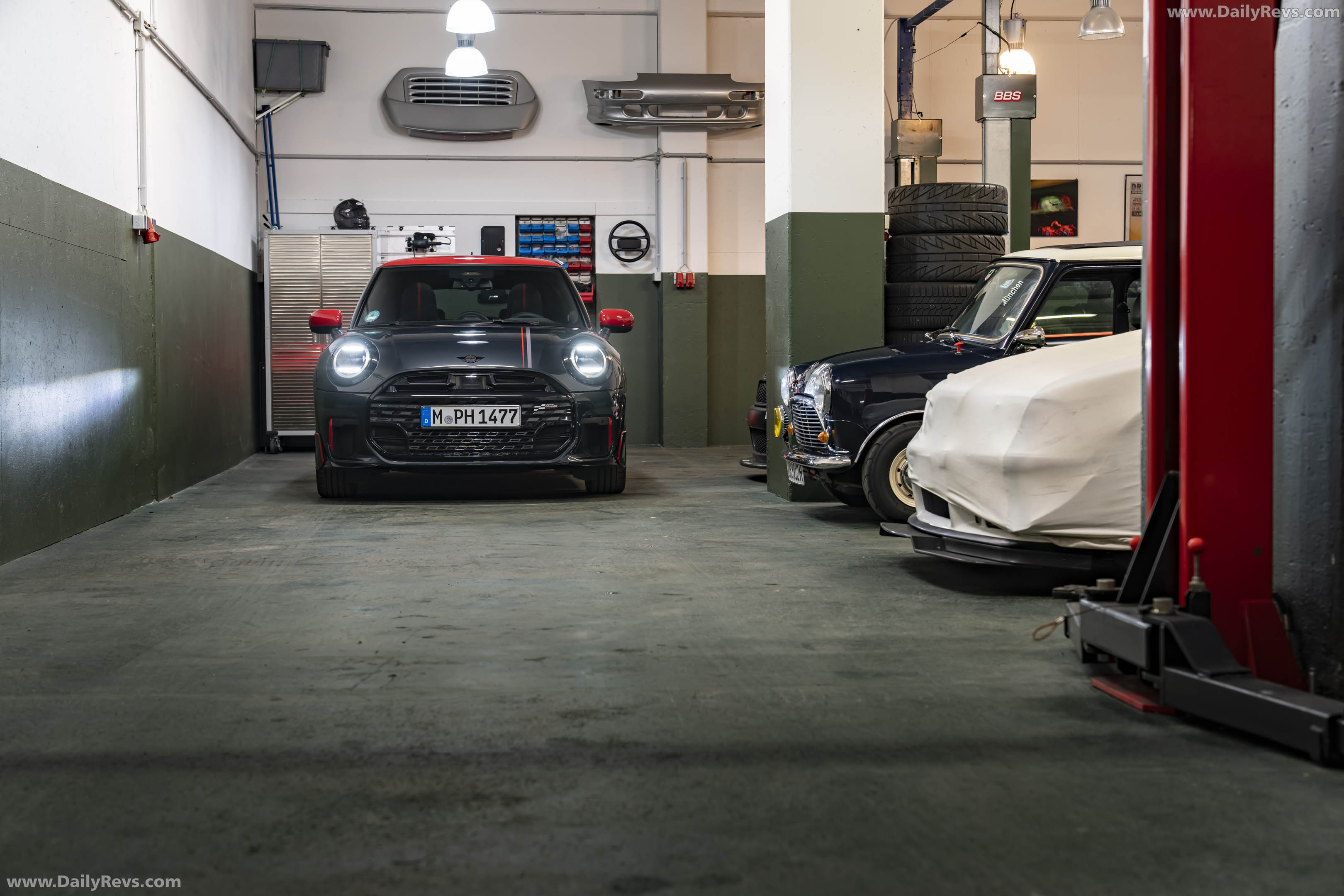 A limited edition model that recreates the MINI JOHN COOPER WORKS GP ...