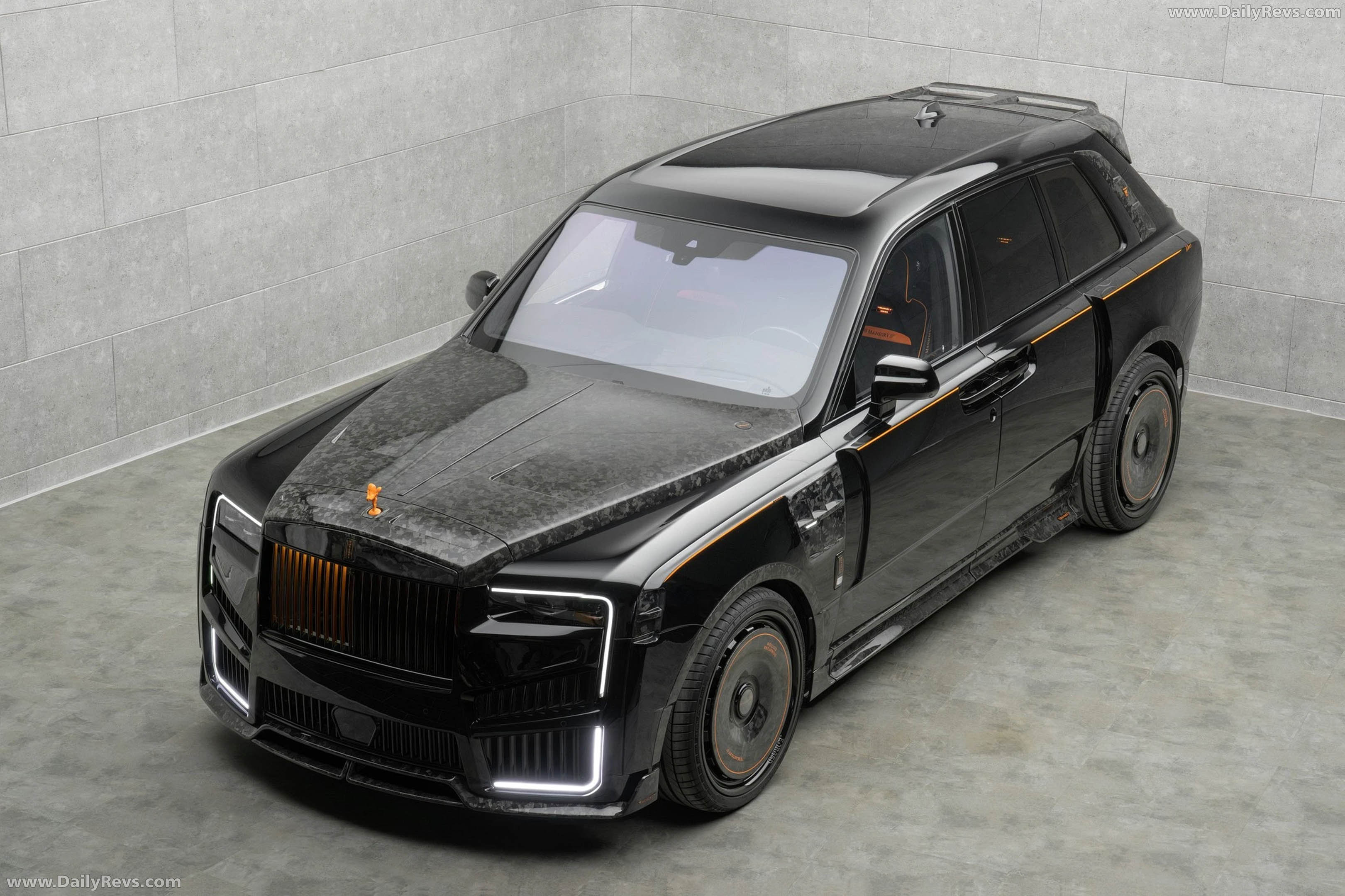 Mansory Cullinan Emperor Signature - widebody luxury SUV with carbon ...