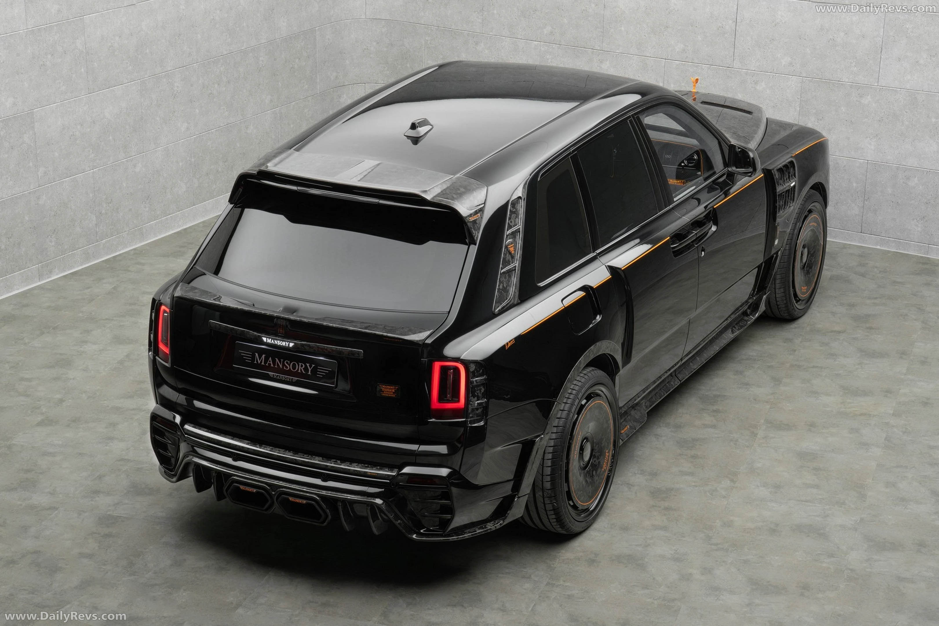 Mansory Cullinan Emperor Signature - widebody luxury SUV with carbon ...
