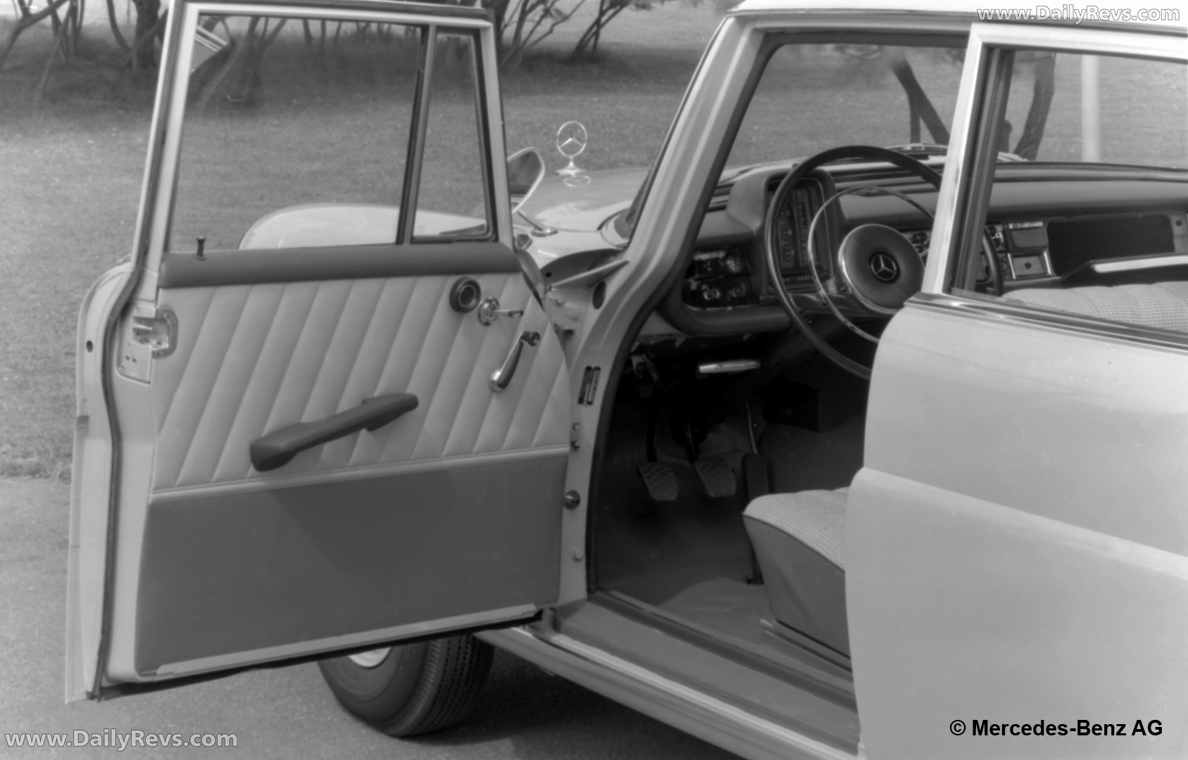 1961 Mercedes-Benz 190 W121 - Refined Everyday Elegance - DailyRevs