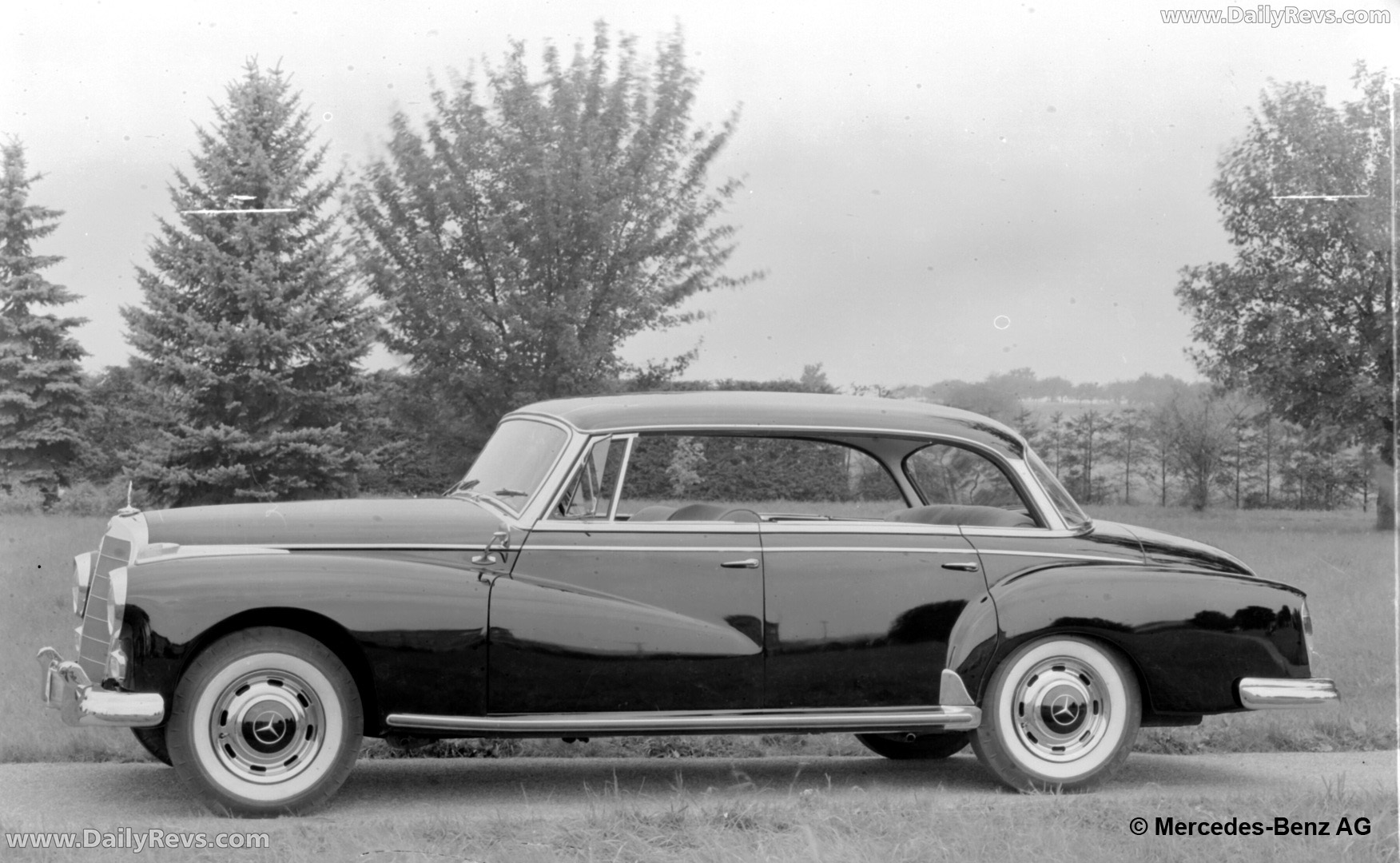 1959 Mercedes-Benz 300d W189 - Hardtop Elegance - DailyRevs
