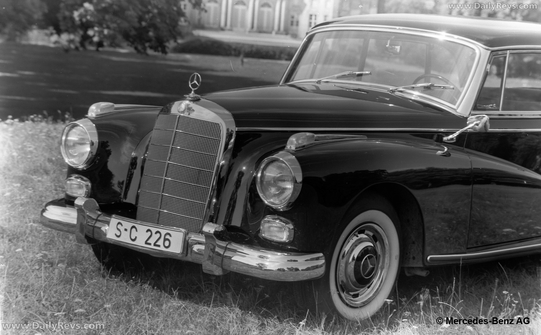 1959 Mercedes-Benz 300d W189 - Hardtop Elegance - DailyRevs