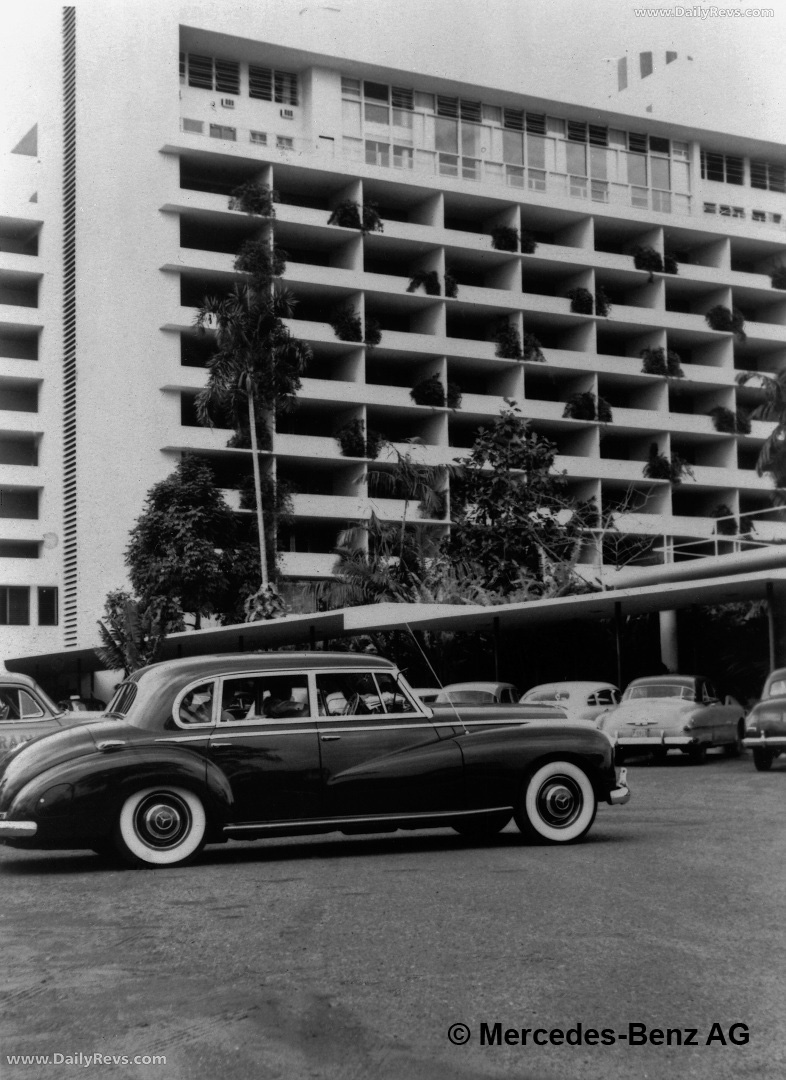 1959 Mercedes-Benz 300d W189 - Hardtop Elegance - DailyRevs