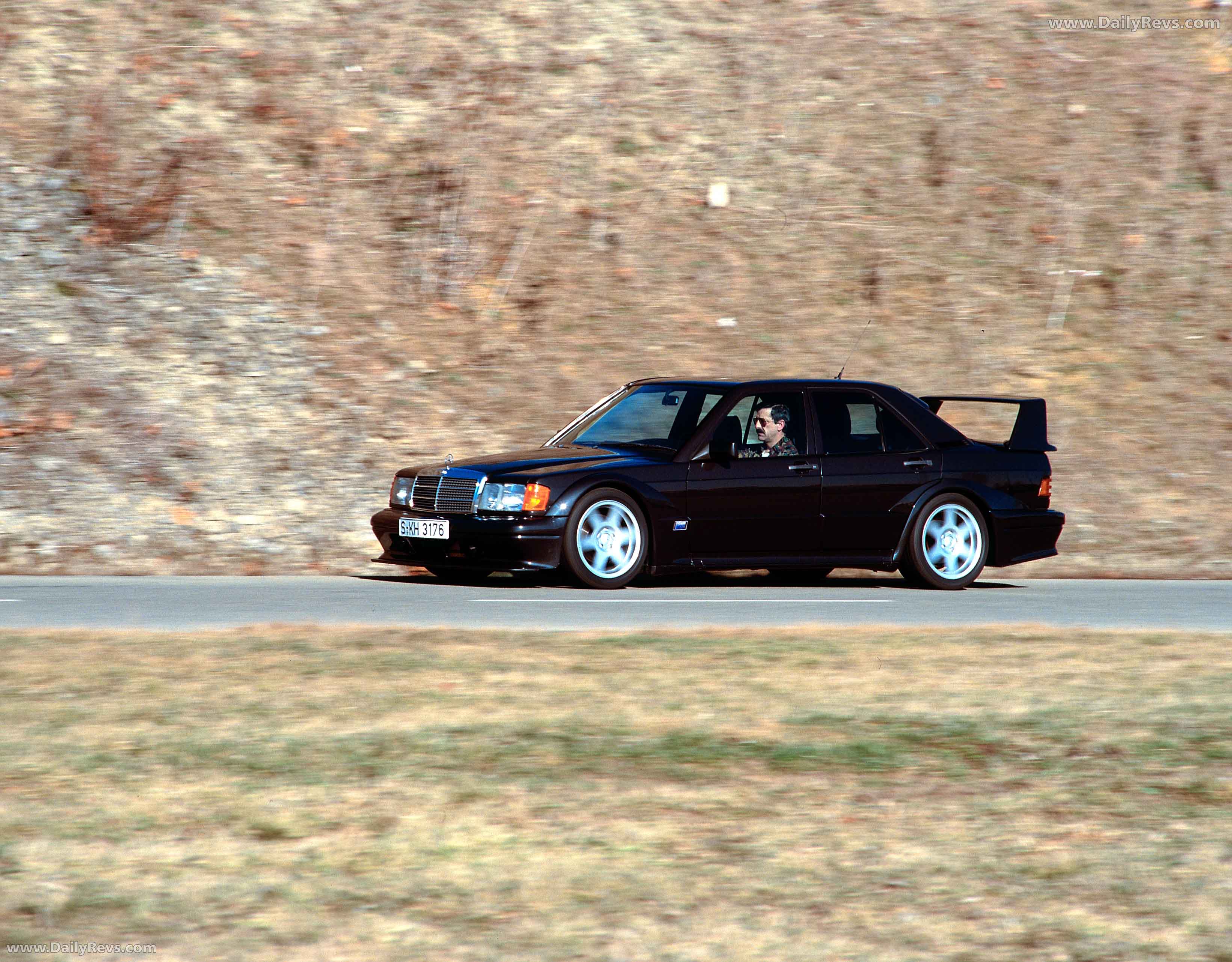 1990 Mercedes-Benz 190E EVO 2 W201 - Mercedes-Benz Stuns with DTM ...