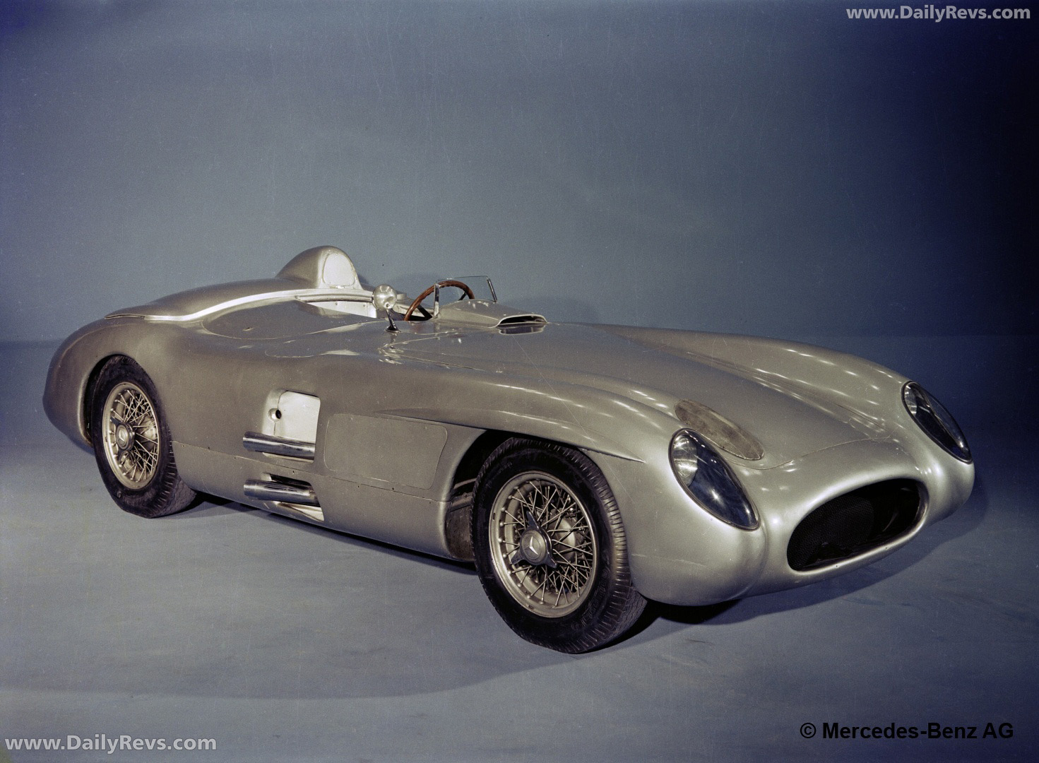 1955 Mercedes-Benz 300 SLR W196 S - Roars Back to Mind - DailyRevs