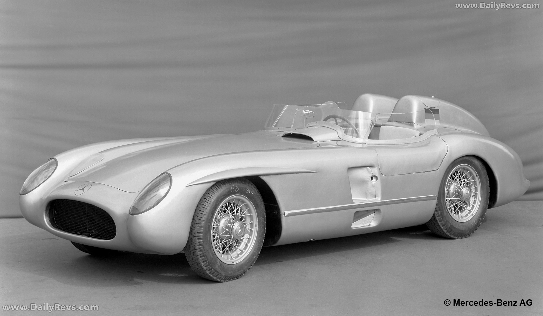 1955 Mercedes-Benz 300 SLR W196 S - Roars Back to Mind - DailyRevs