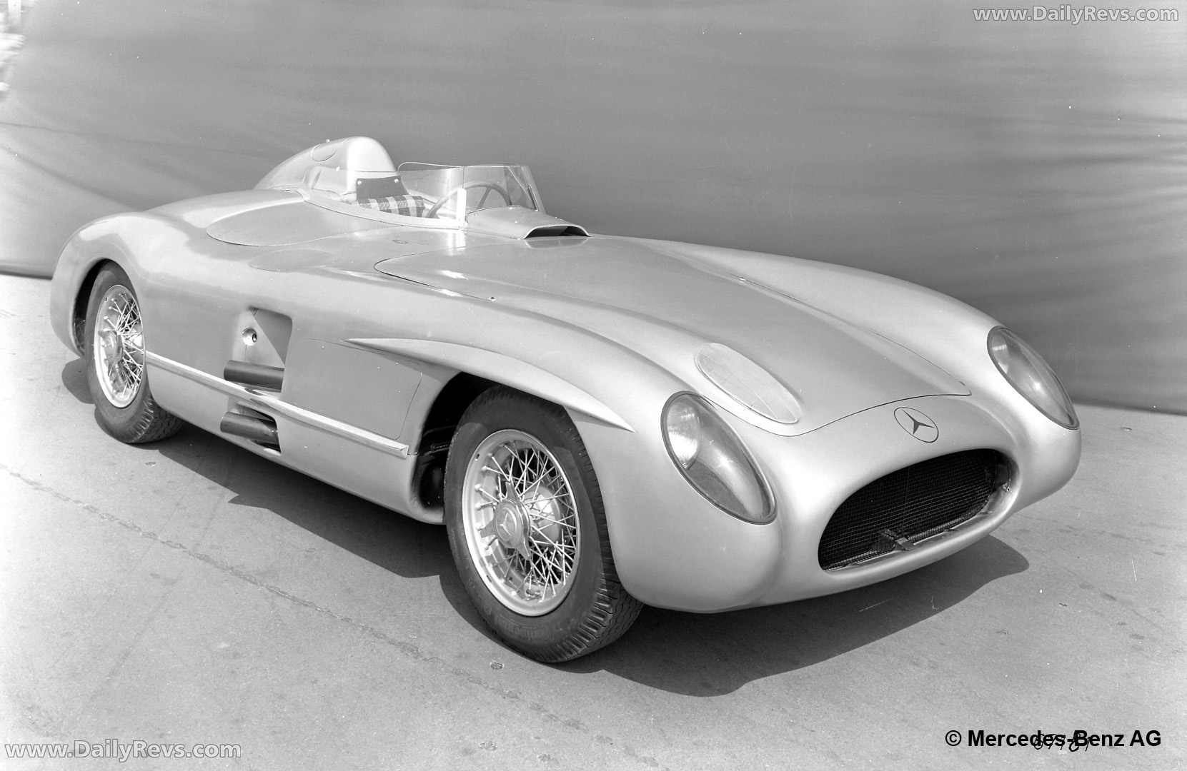 1955 Mercedes-Benz 300 SLR W196 S - Roars Back to Mind - DailyRevs