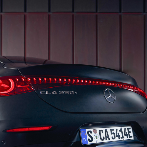 2026 Mercedes-Benz CLA EQ MANUFAKTUR C118 Cosmos Black Magno ...