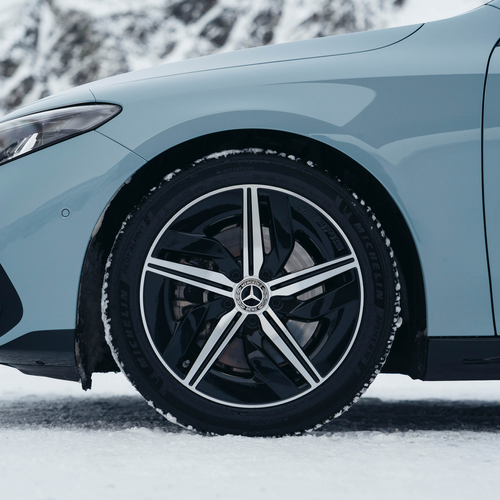 2026 Mercedes-Benz CLA EQ C118 Liquid Crystal Green: Next-Generation ...