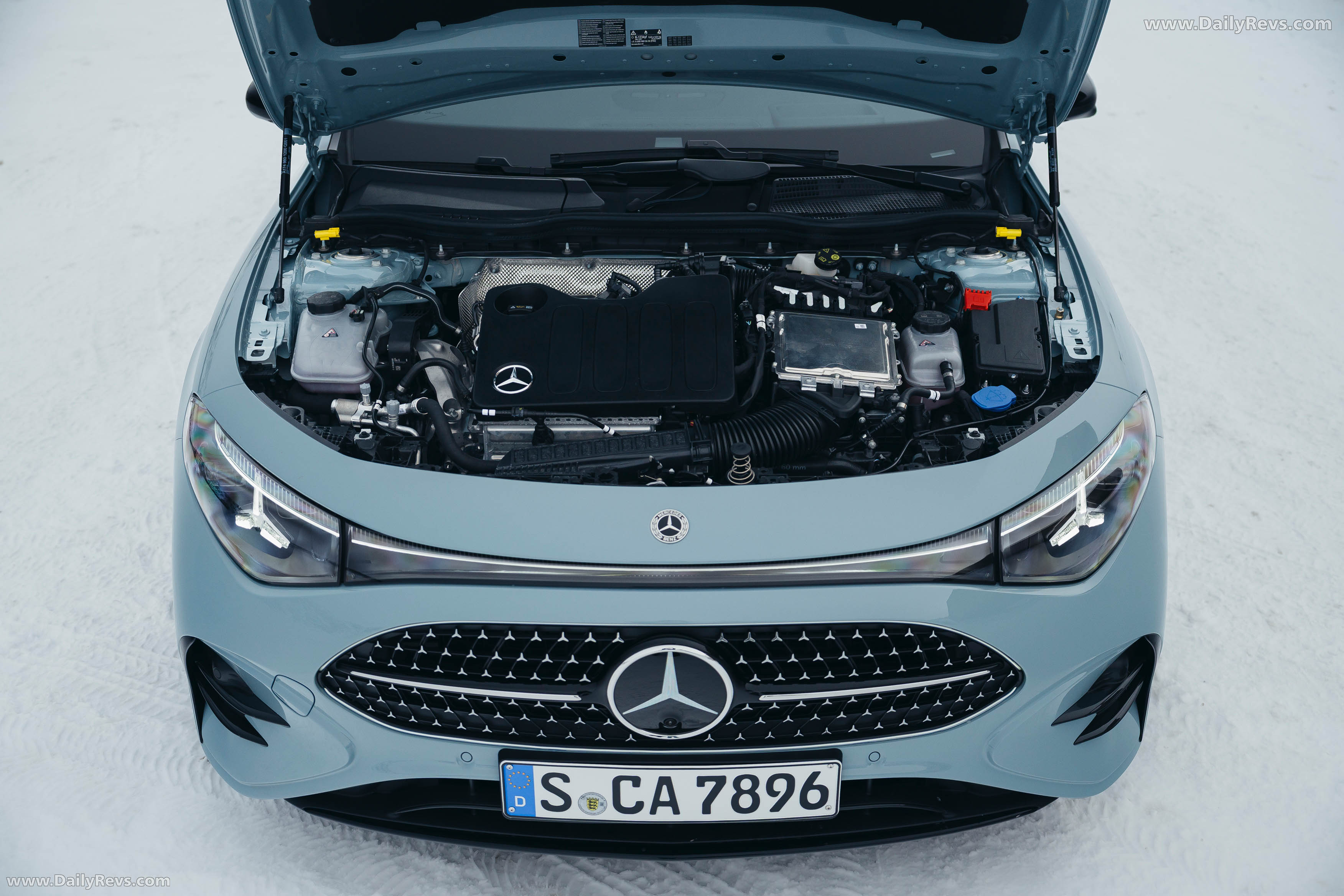 2026 Mercedes-Benz CLA EQ C118 Liquid Crystal Green: Next-Generation ...