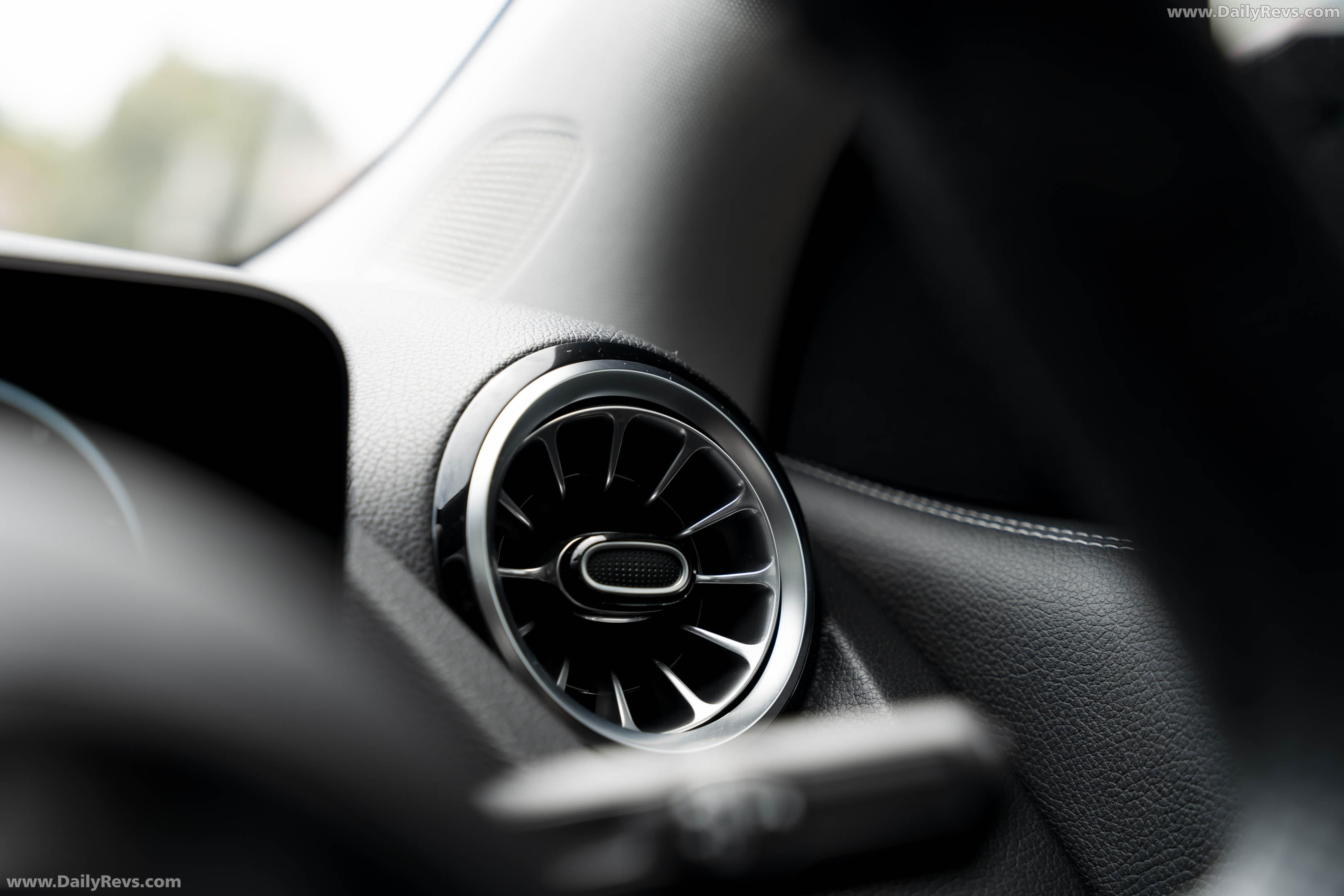 2025 Mercedes Benz GLA Night Edition Leans Into Contrast - DailyRevs