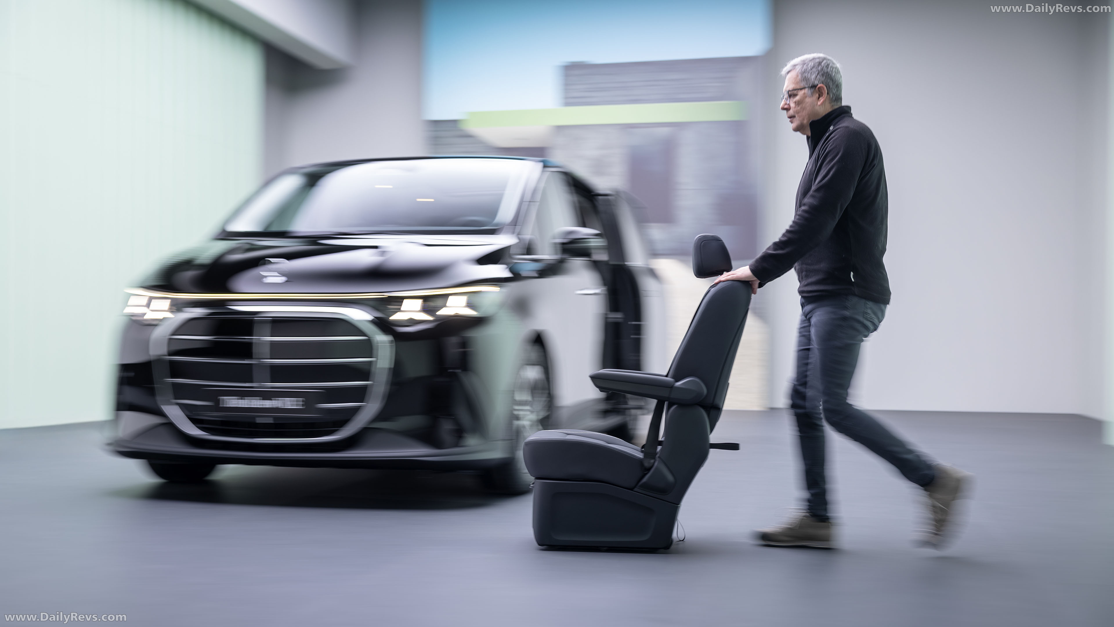 Mercedes-Benz VLE combines limousine-like ride and handling with MPV ...