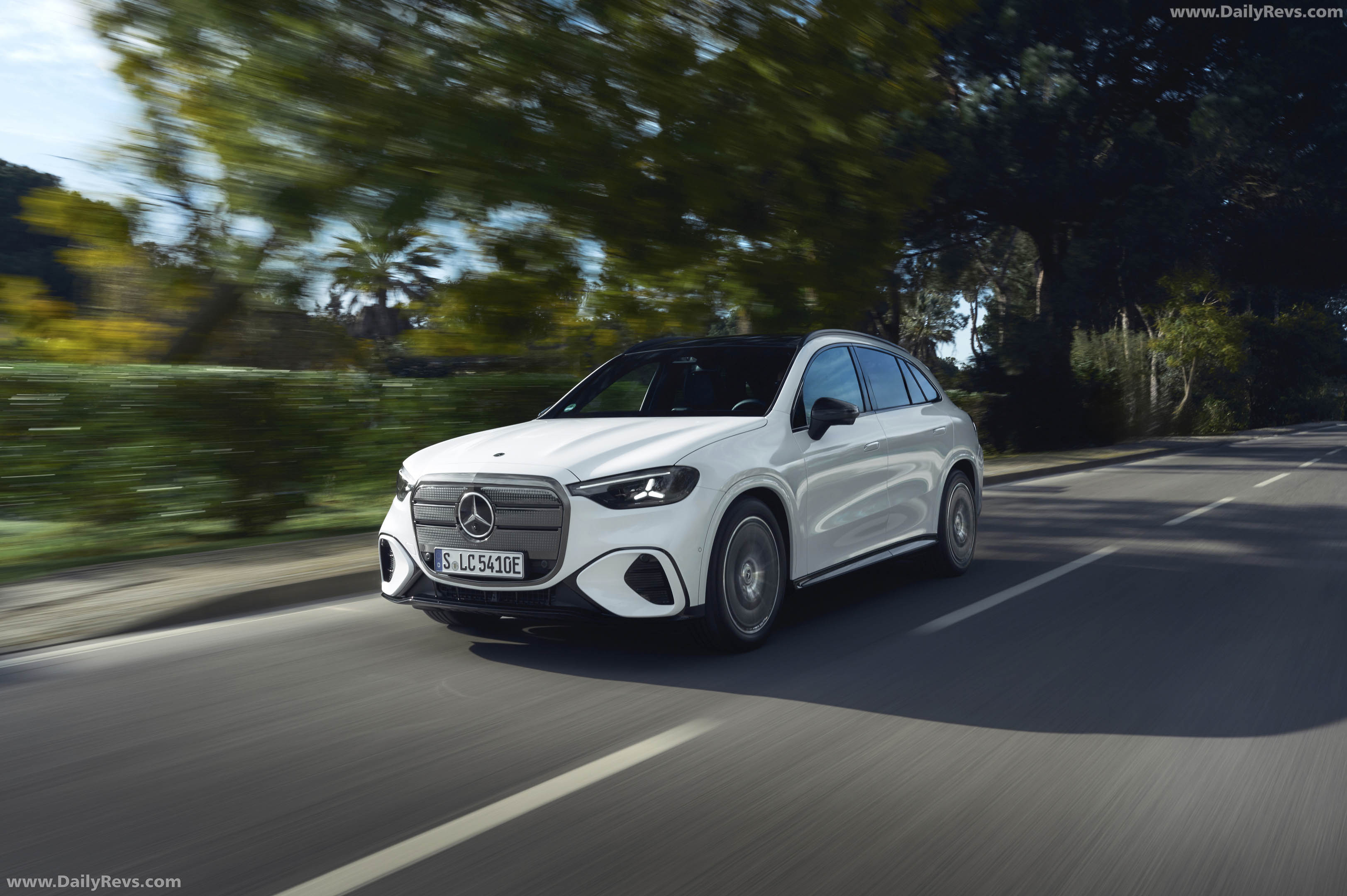 Mercedes-Benz GLC EQ - Tech-Forward SUV That Feels Unmistakably Like A ...