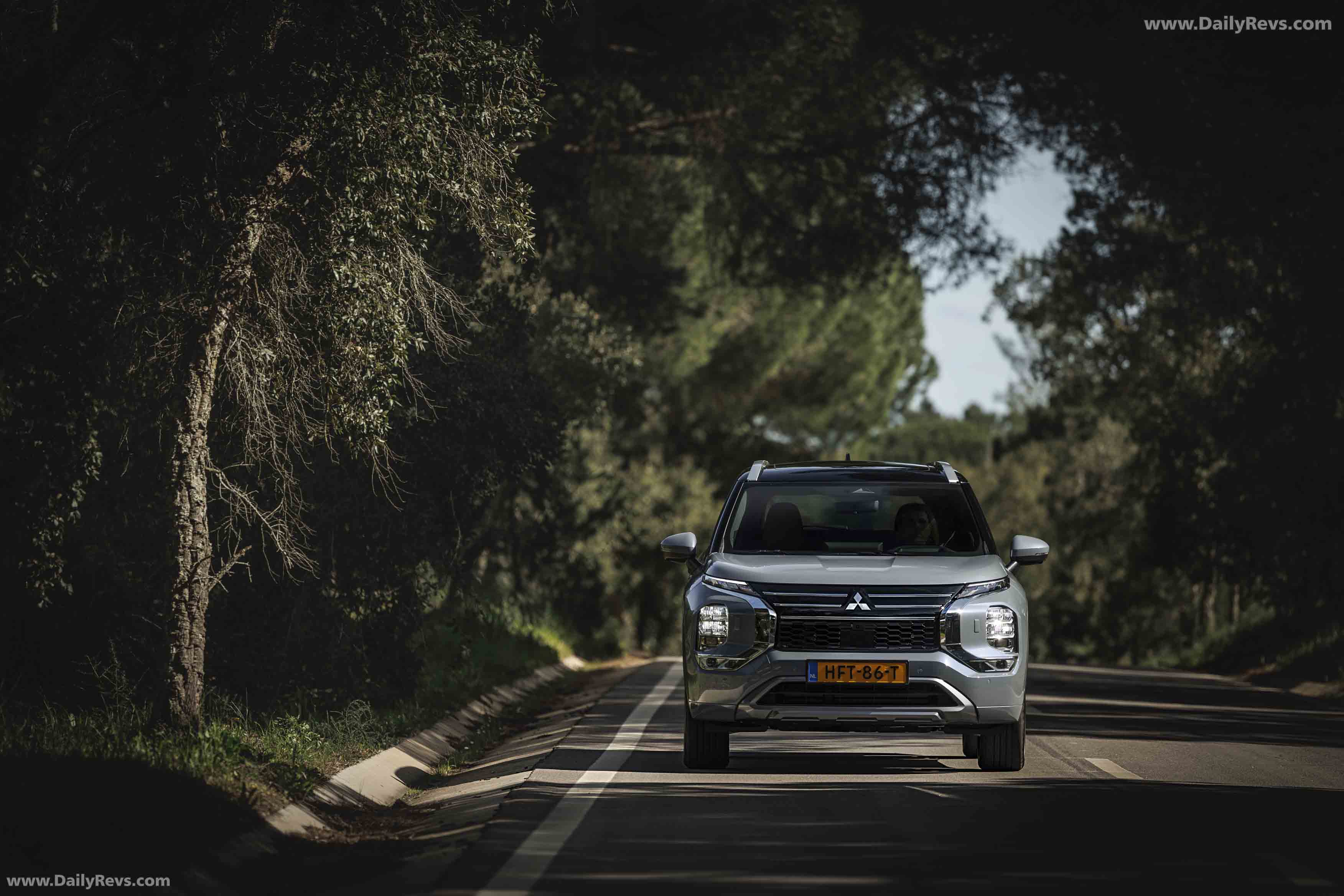 2025 Mitsubishi Outlander PHEV European Version - Mitsubishi Upgrades ...