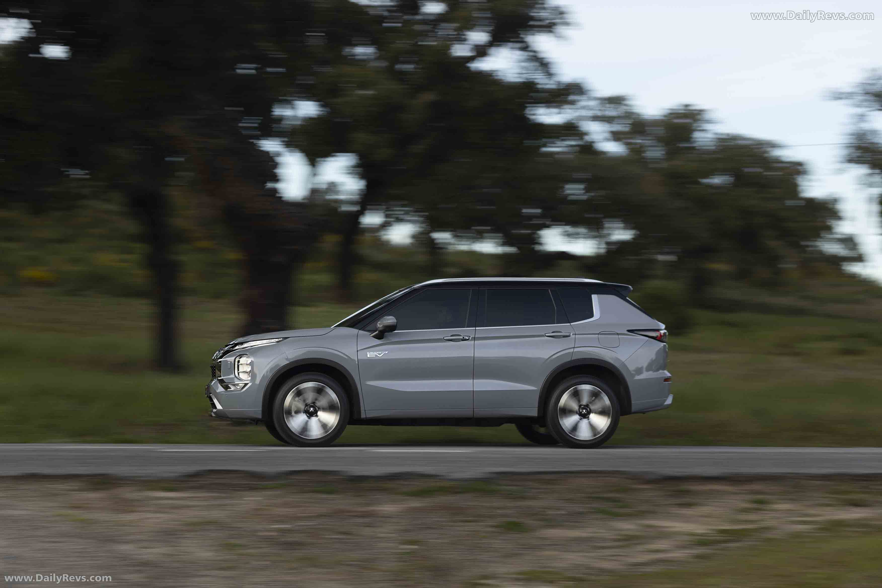 2025 Mitsubishi Outlander PHEV European Version - Mitsubishi Upgrades ...