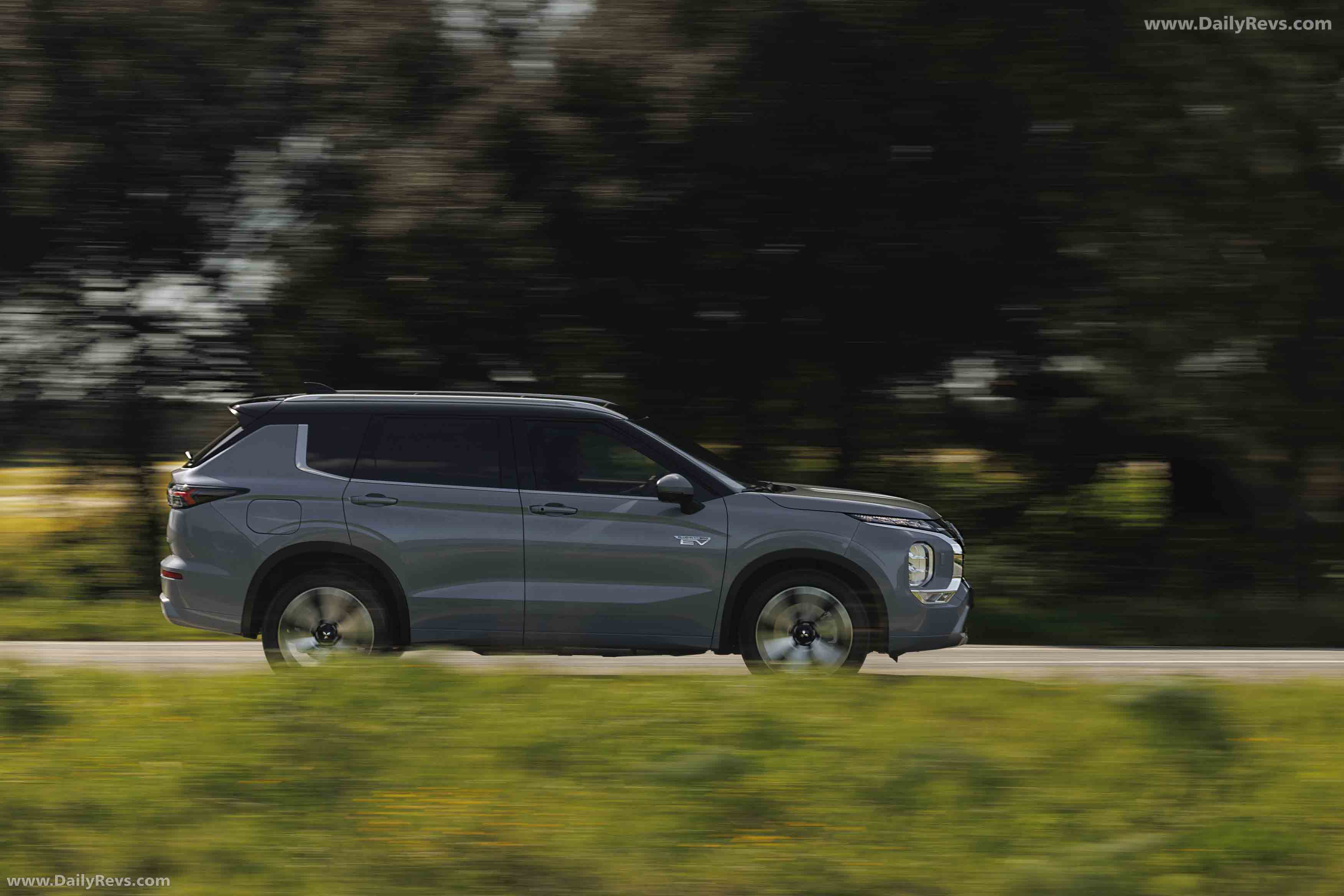 2025 Mitsubishi Outlander PHEV European Version - Mitsubishi Upgrades ...