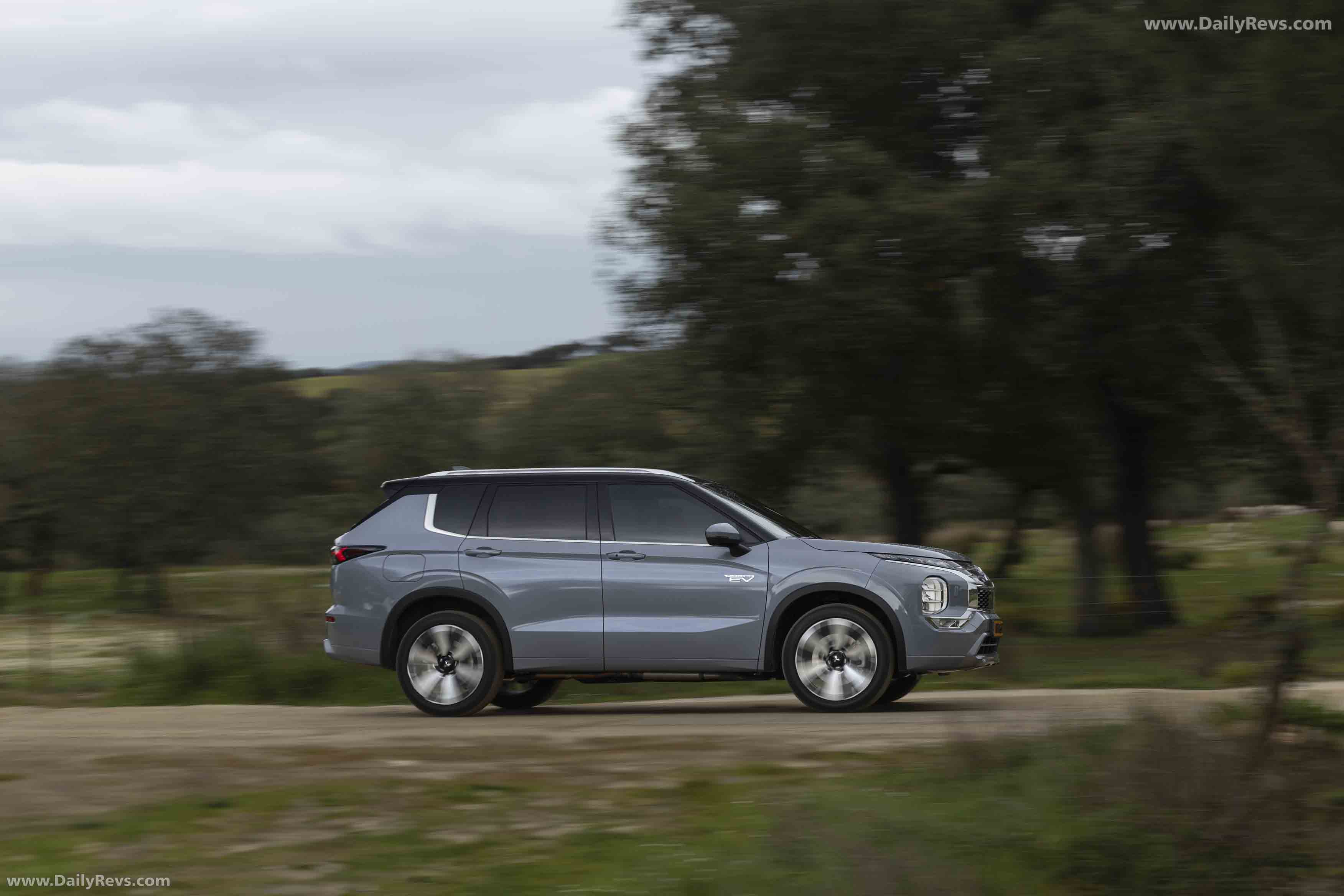 2025 Mitsubishi Outlander PHEV European Version - Mitsubishi Upgrades ...