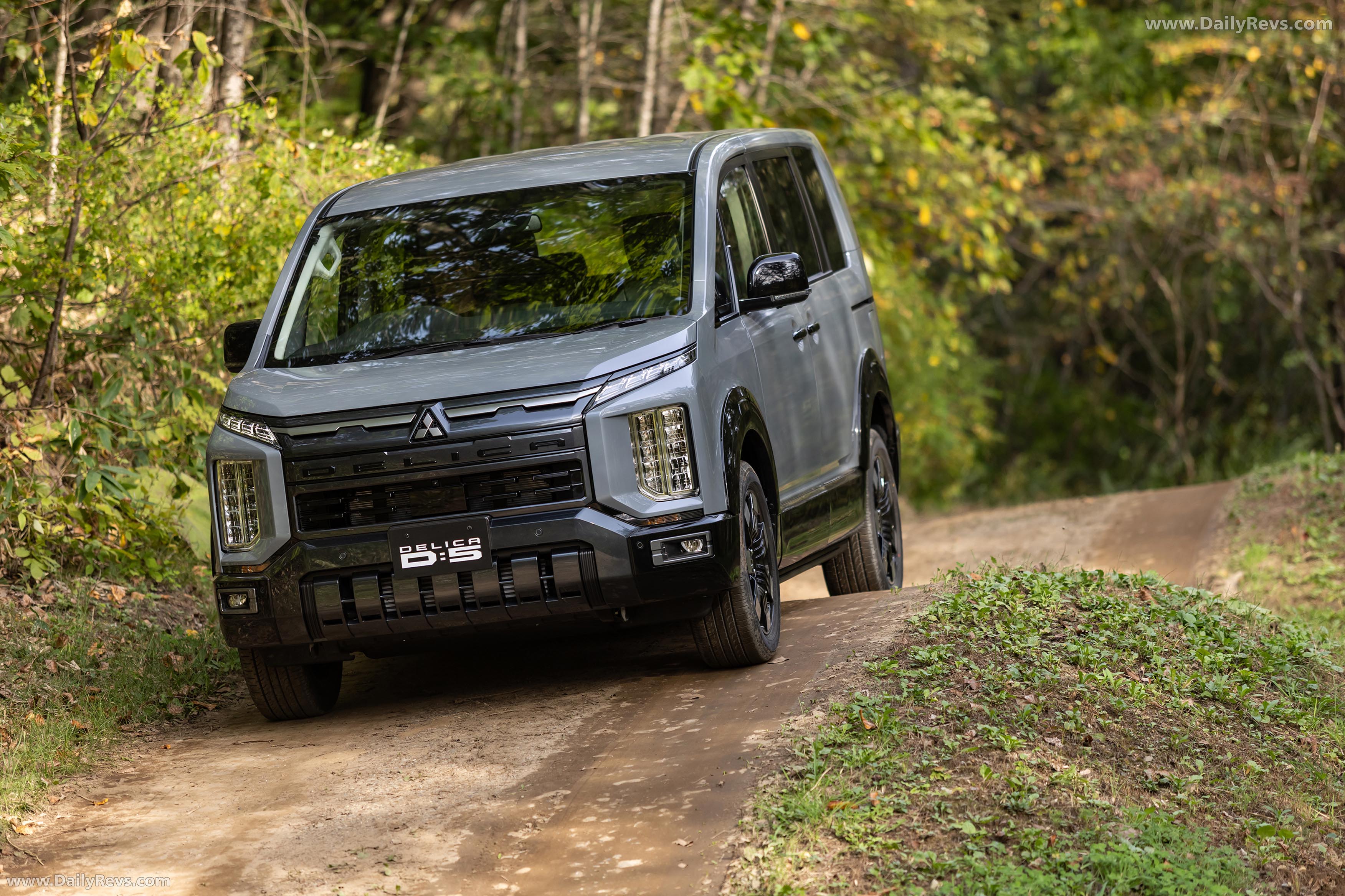 2025 Mitsubishi Delica D5 Prototype - MPV With SUV-inspired design cues ...