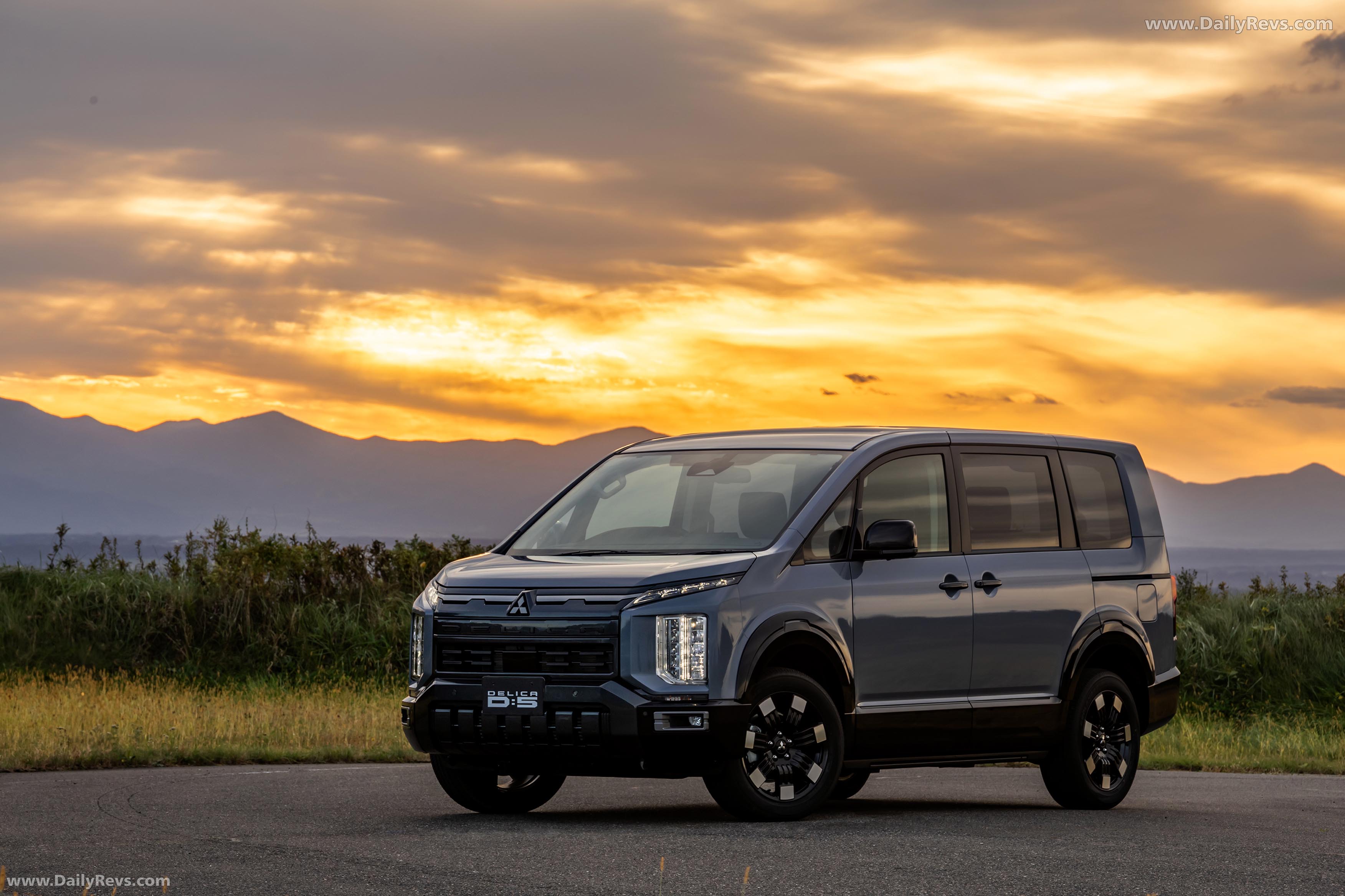 2025 Mitsubishi Delica D5 Prototype - MPV With SUV-inspired design cues ...