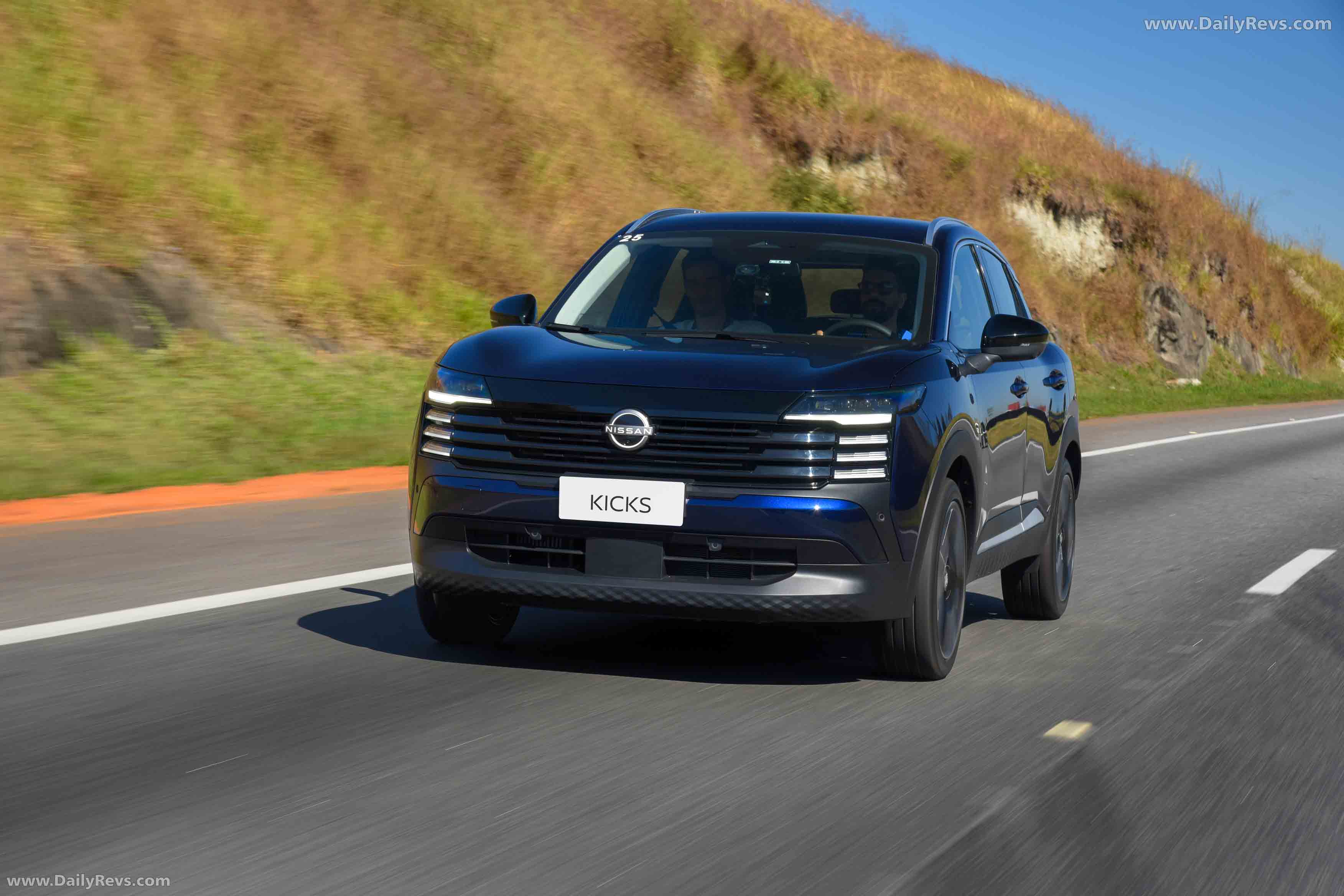 2025 Nissan Kicks Exclusive - Nissan Brings Cleaner Design, New ...