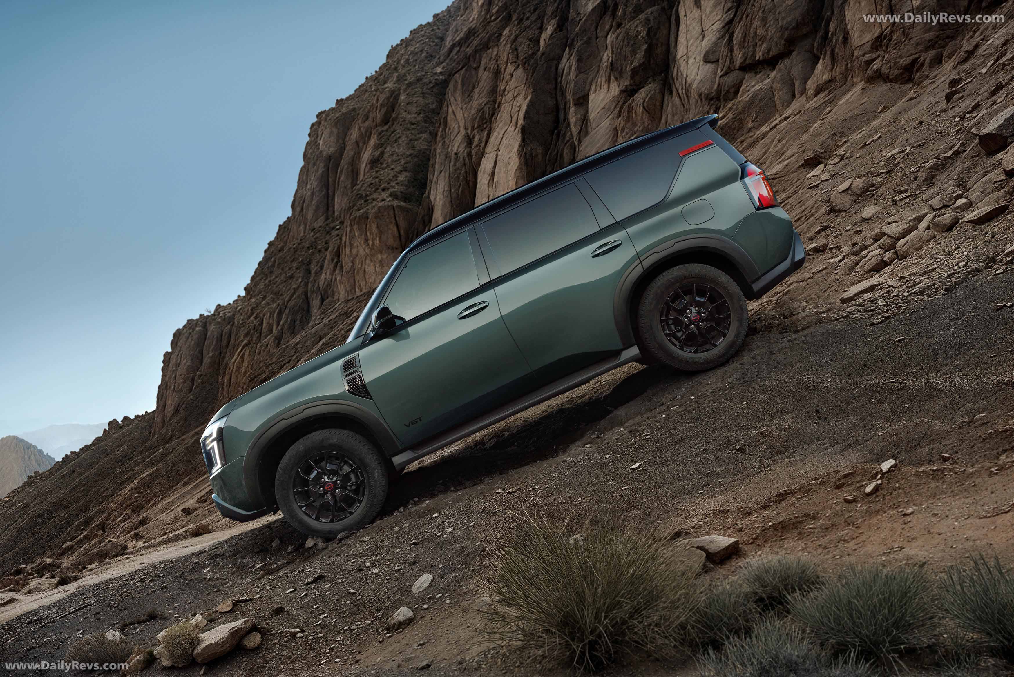 2026 Nissan Patrol PRO-4X: Rugged Off-Road Styling Meets Purpose-Built ...