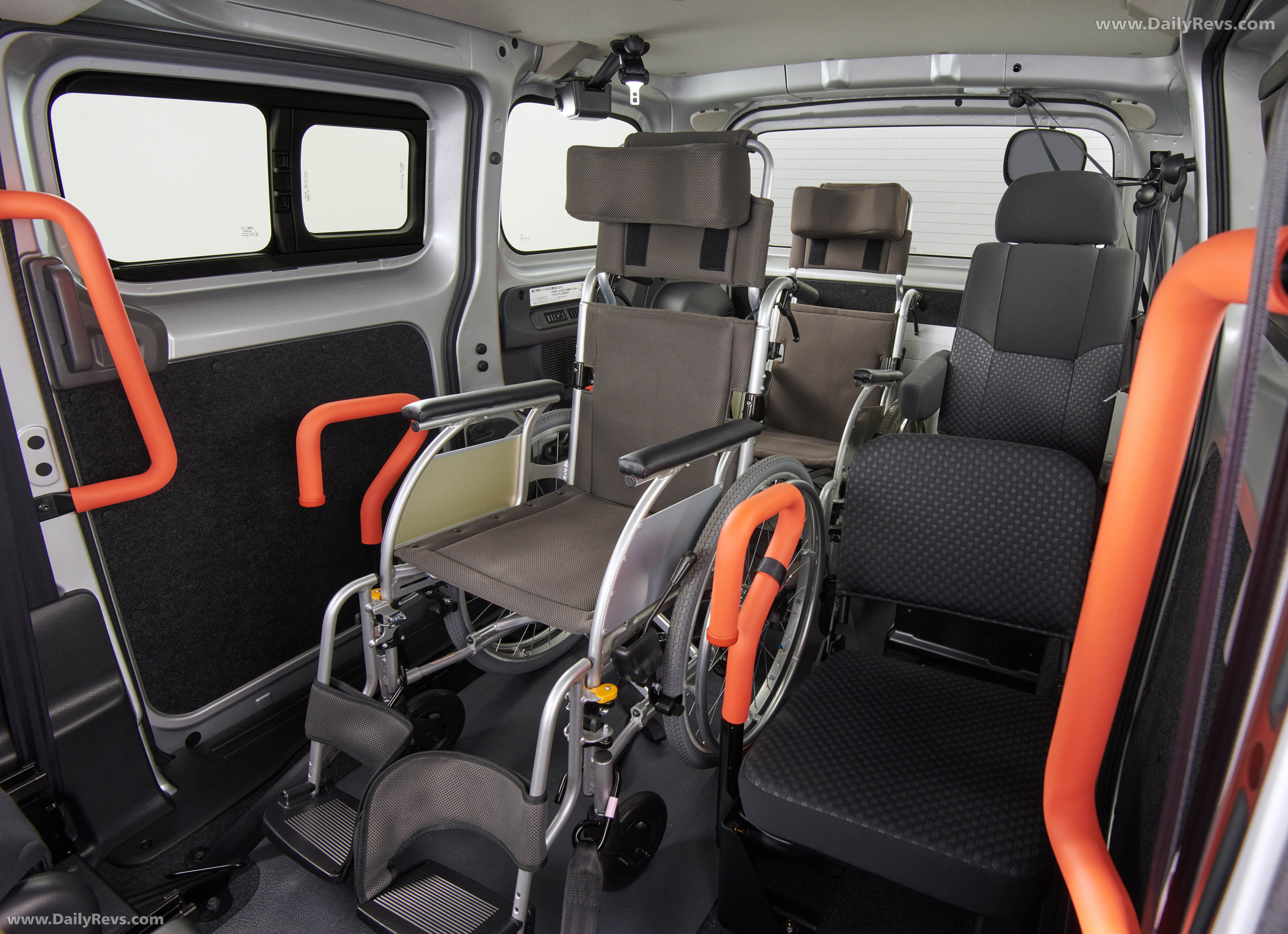 2025 Nissan NV200 Barnett: Spacious Commercial Van Designed for Maximum ...