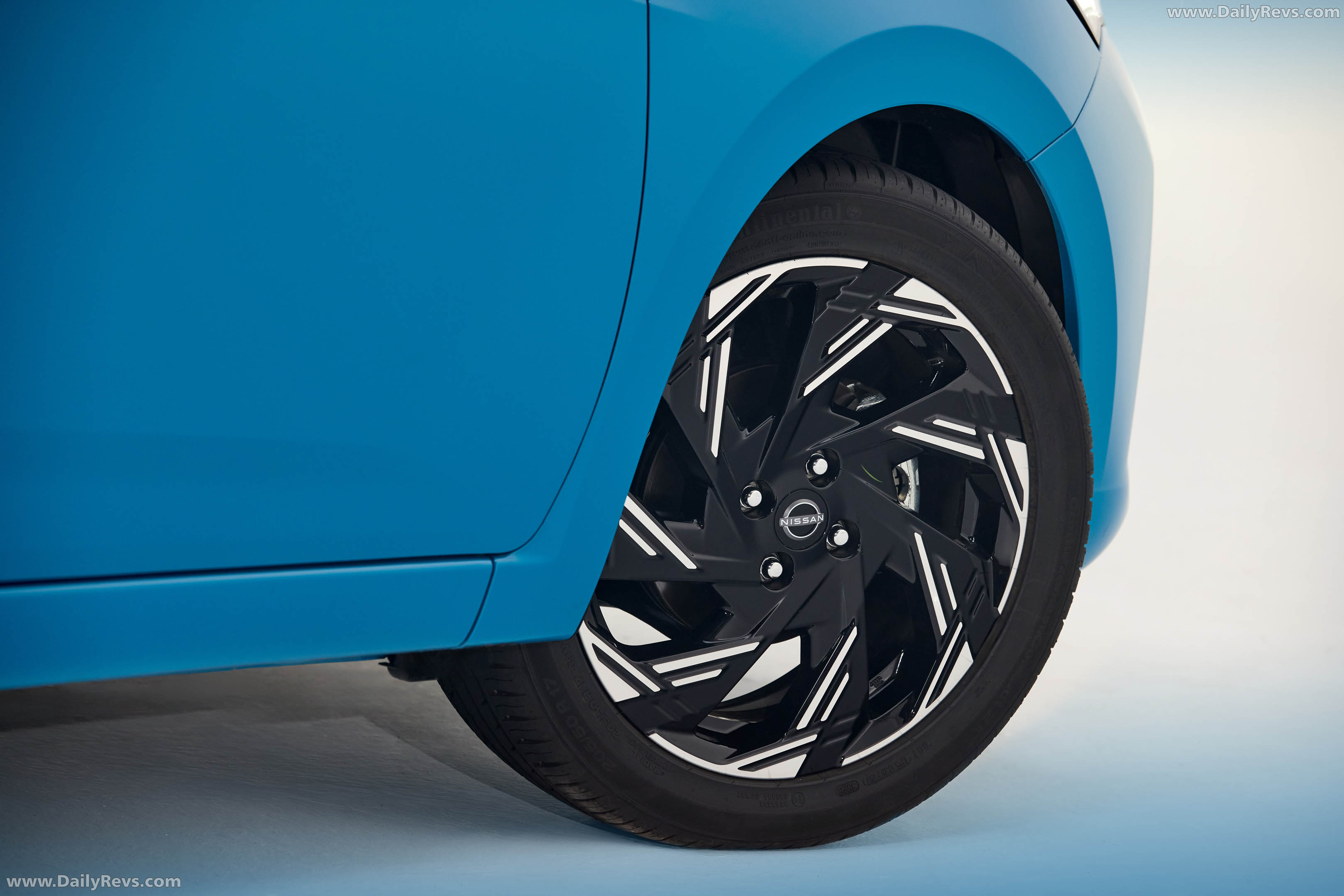 Nissan Versa - Most Beloved Sub-Compact Sedan - DailyRevs