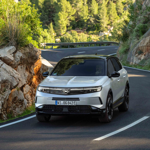 2025 Opel Grandland PHEV - Opel Combines Striking Design with Efficient ...