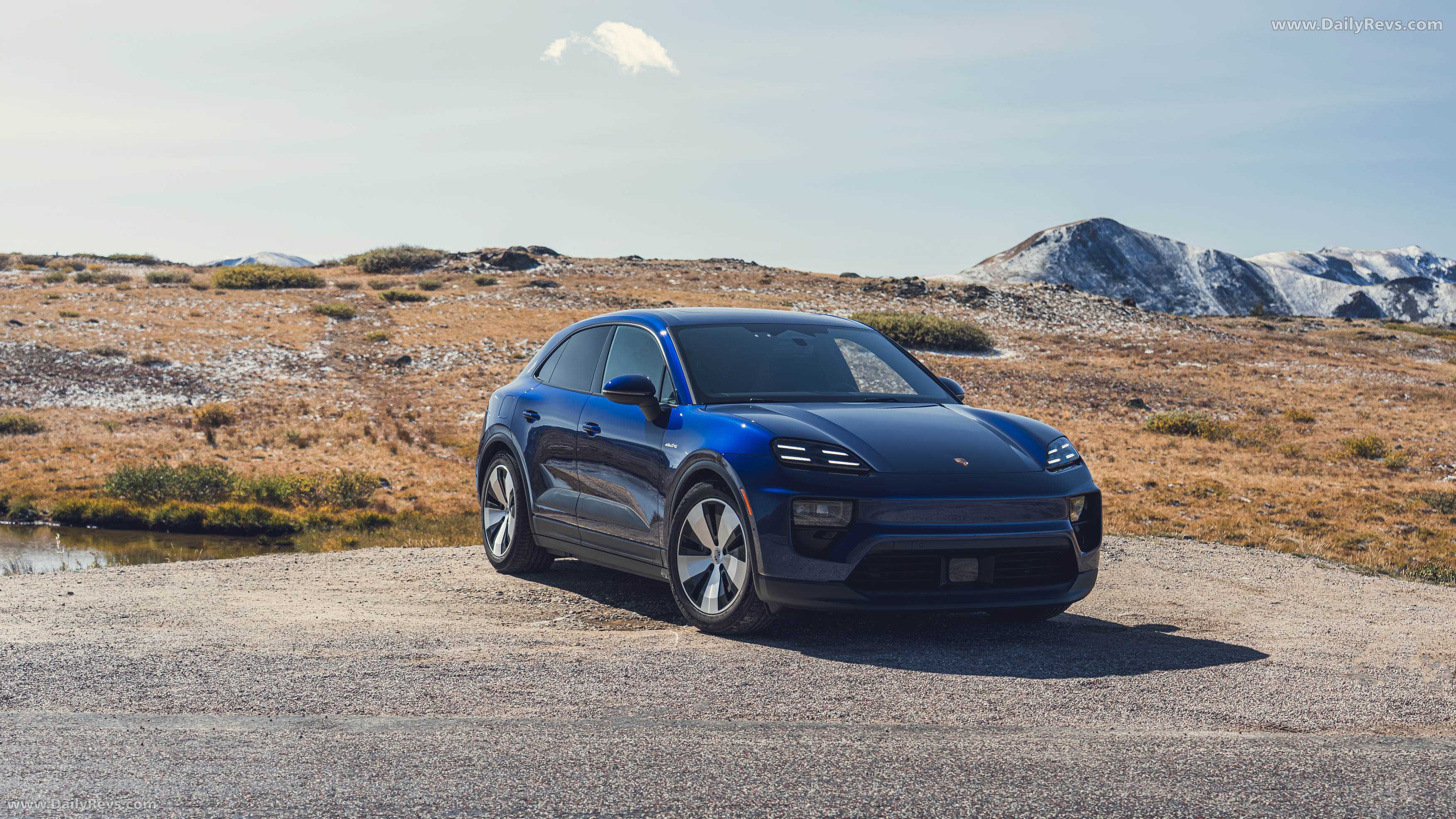 2025 Porsche Macan Gentian Blue H2 - Brings a Bold New Edge - DailyRevs