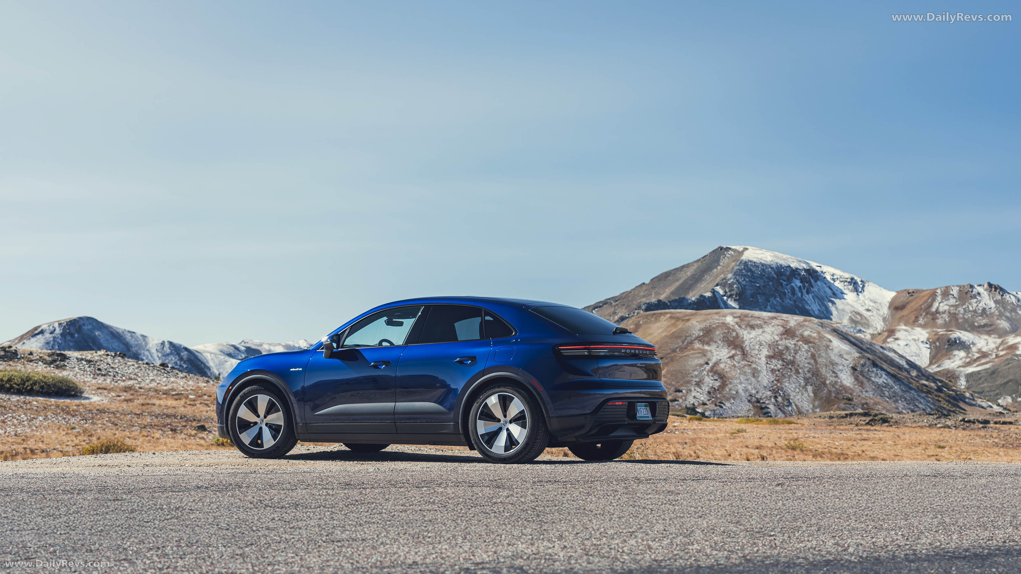 2025 Porsche Macan Gentian Blue H2 - Brings a Bold New Edge - DailyRevs