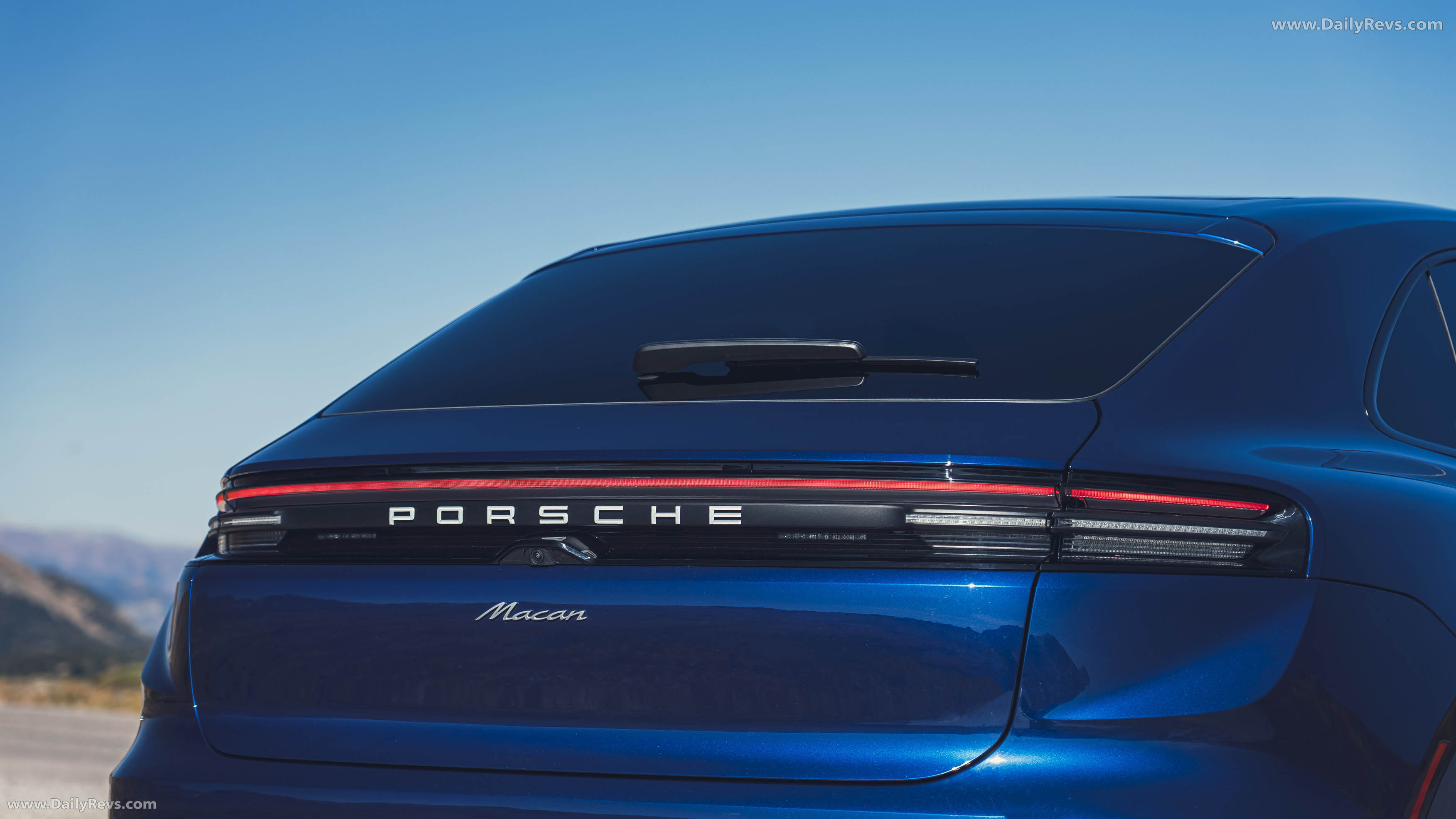 2025 Porsche Macan Gentian Blue H2 - Brings a Bold New Edge - DailyRevs