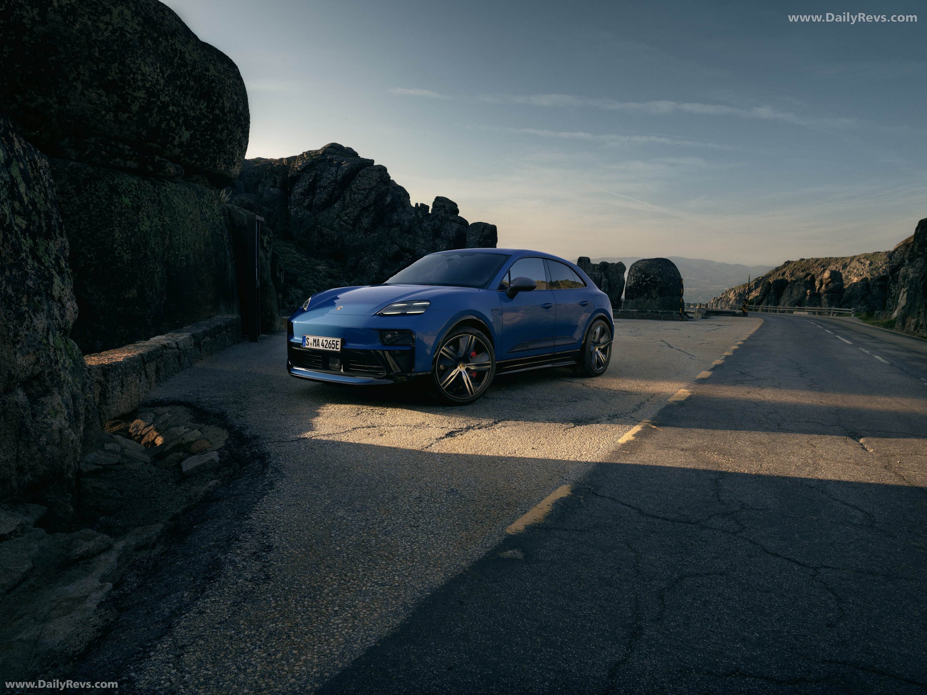 2026 Porsche Macan GTS H2 - Sportiest Electric Macan Yet - DailyRevs