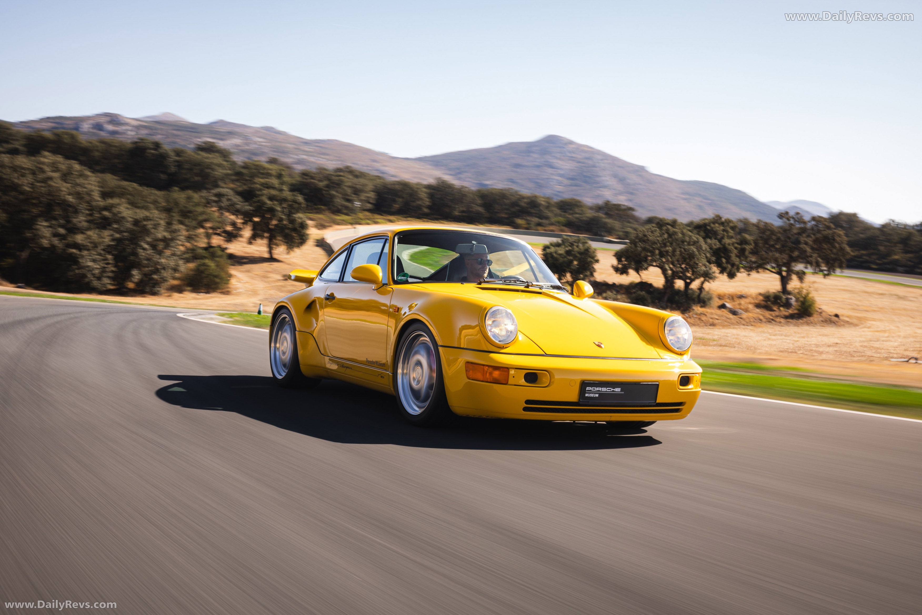 1992 Porsche 911 Turbo S 3.3 964 - Marks the End of an Era - DailyRevs