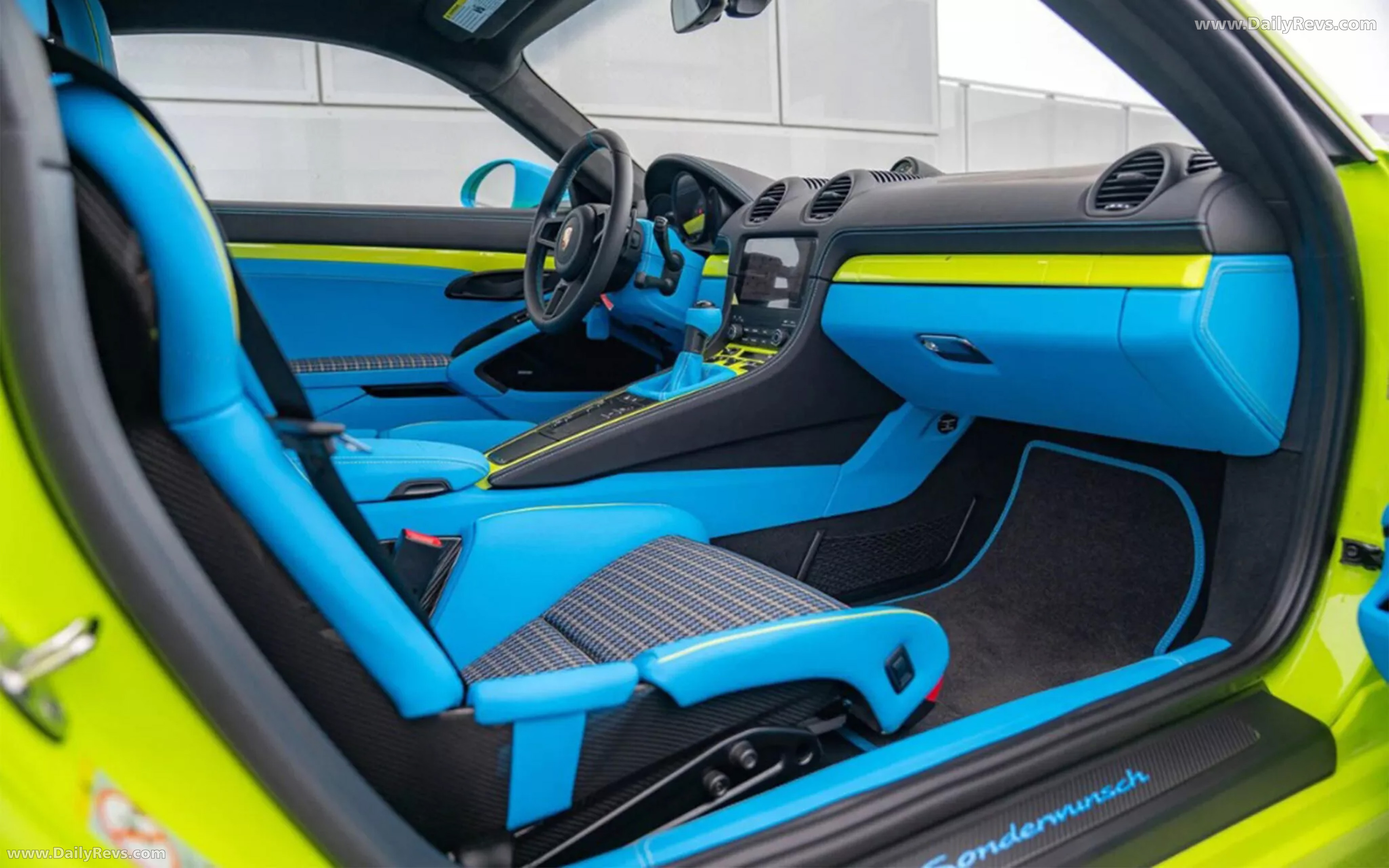 2025 Porsche 718 Cayman GT4 RS Sonderwunsch 982: Bespoke Track Weapon ...