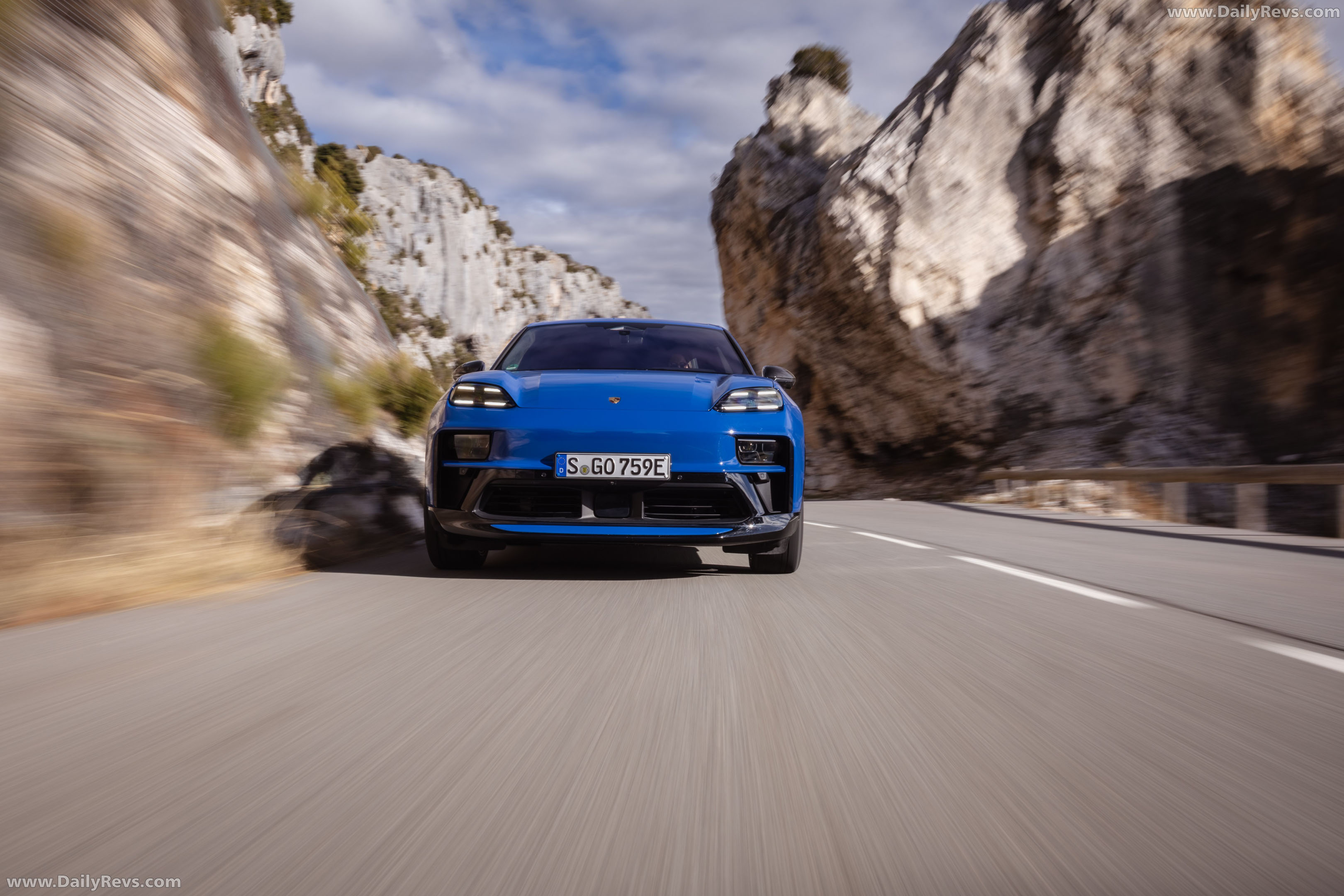 2026 Porsche Macan GTS H2 - Sportiest Electric Macan Yet - DailyRevs