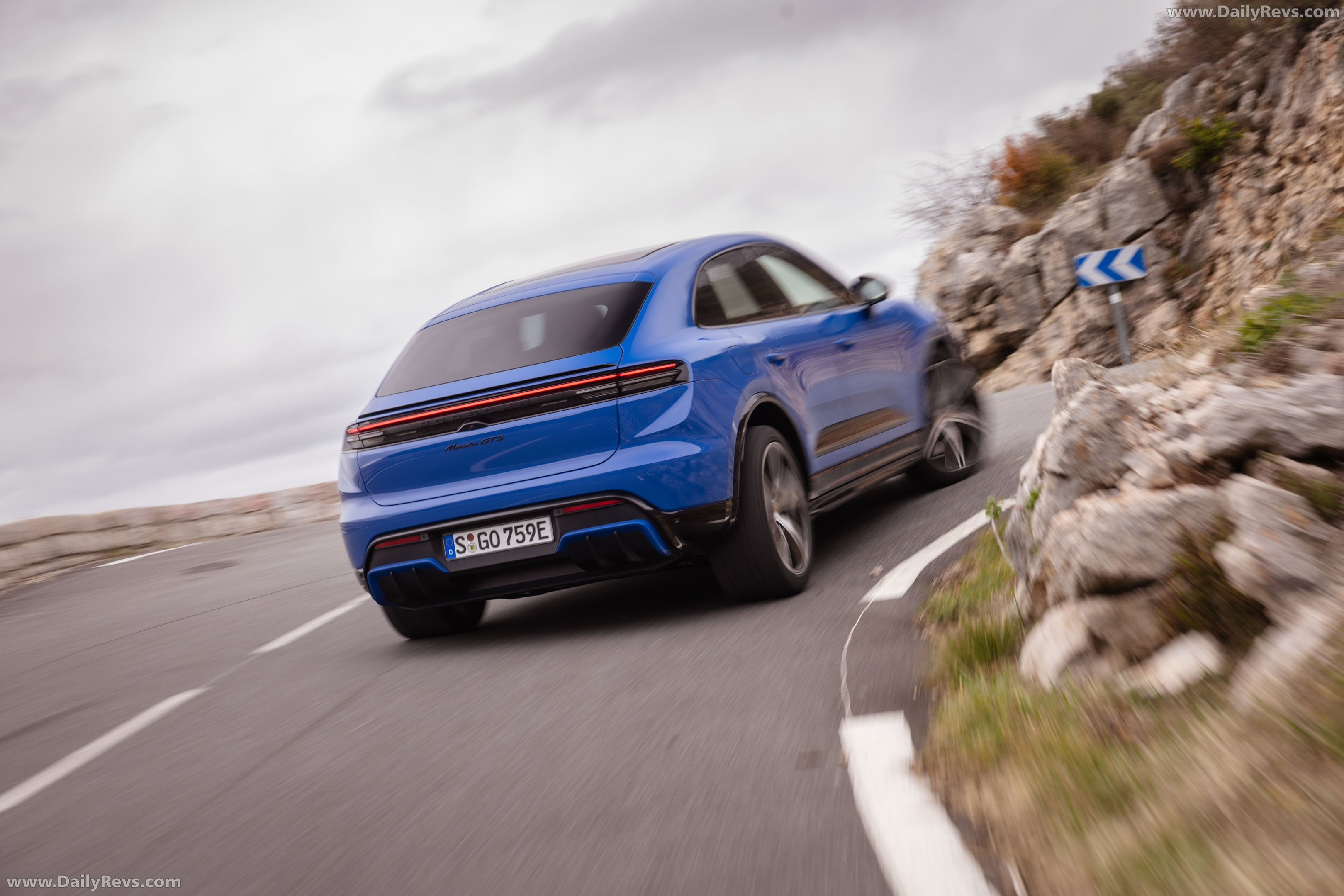 2026 Porsche Macan GTS H2 - Sportiest Electric Macan Yet - DailyRevs
