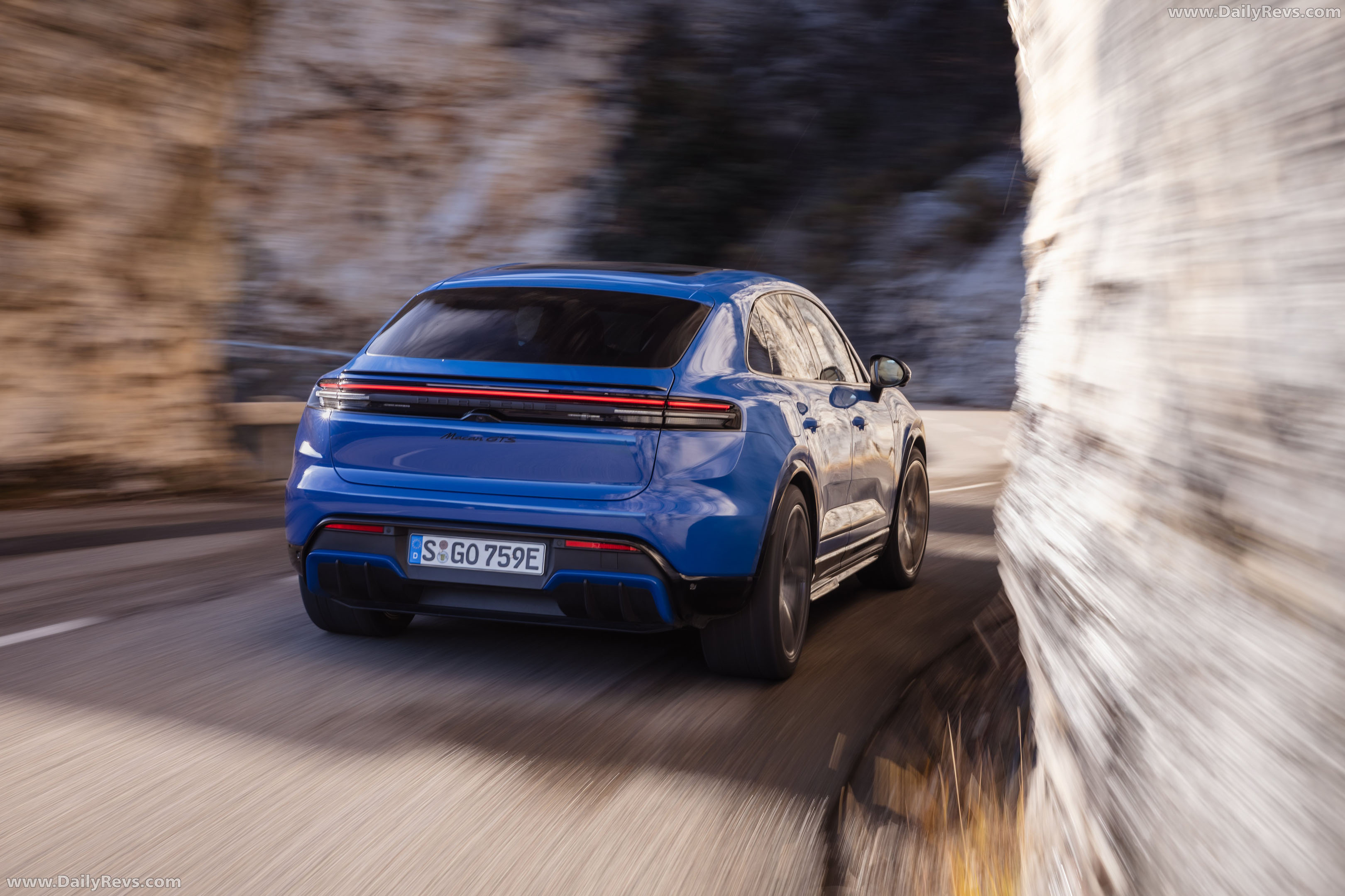2026 Porsche Macan GTS H2 - Sportiest Electric Macan Yet - DailyRevs