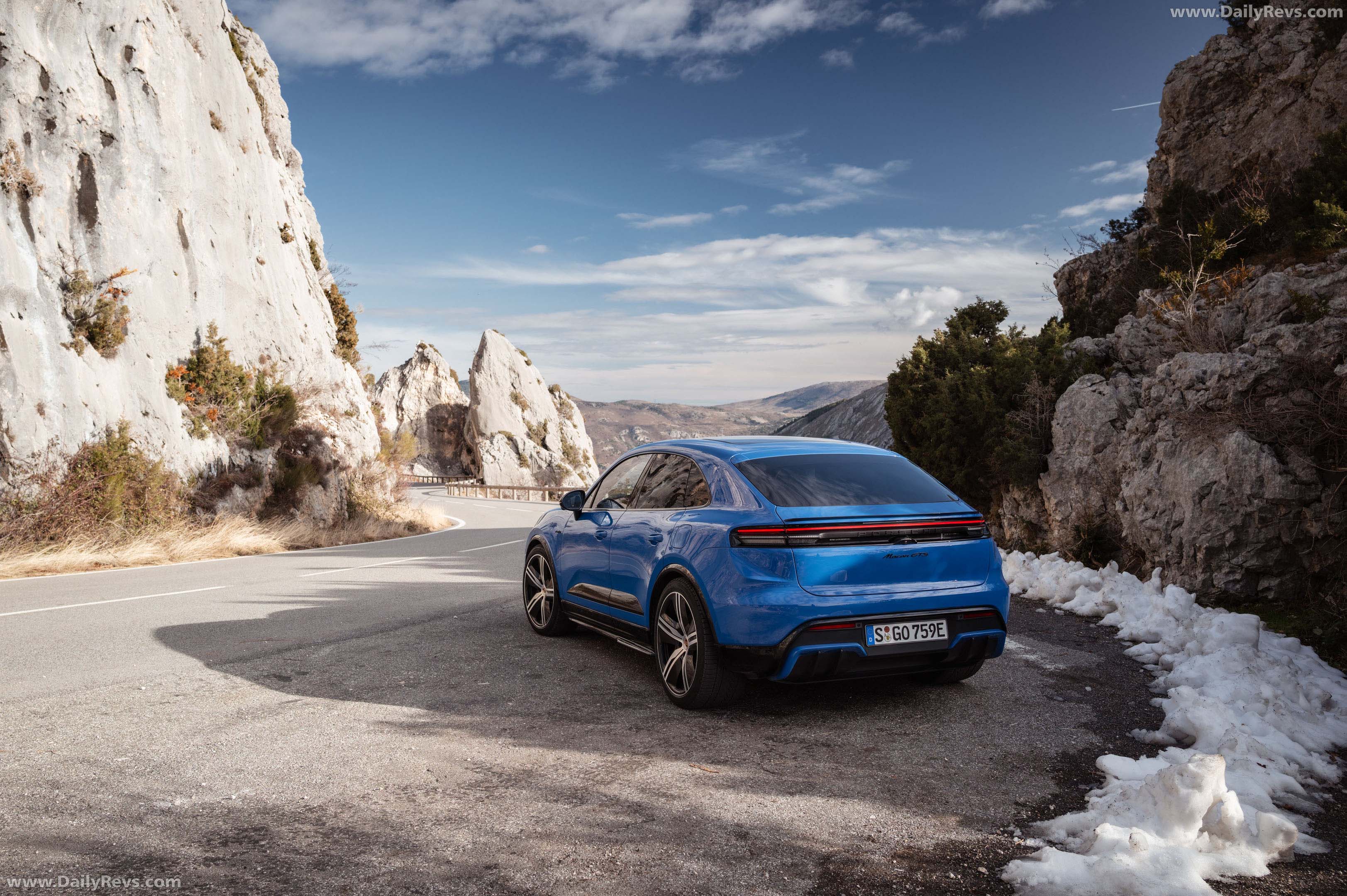 2026 Porsche Macan GTS H2 - Sportiest Electric Macan Yet - DailyRevs