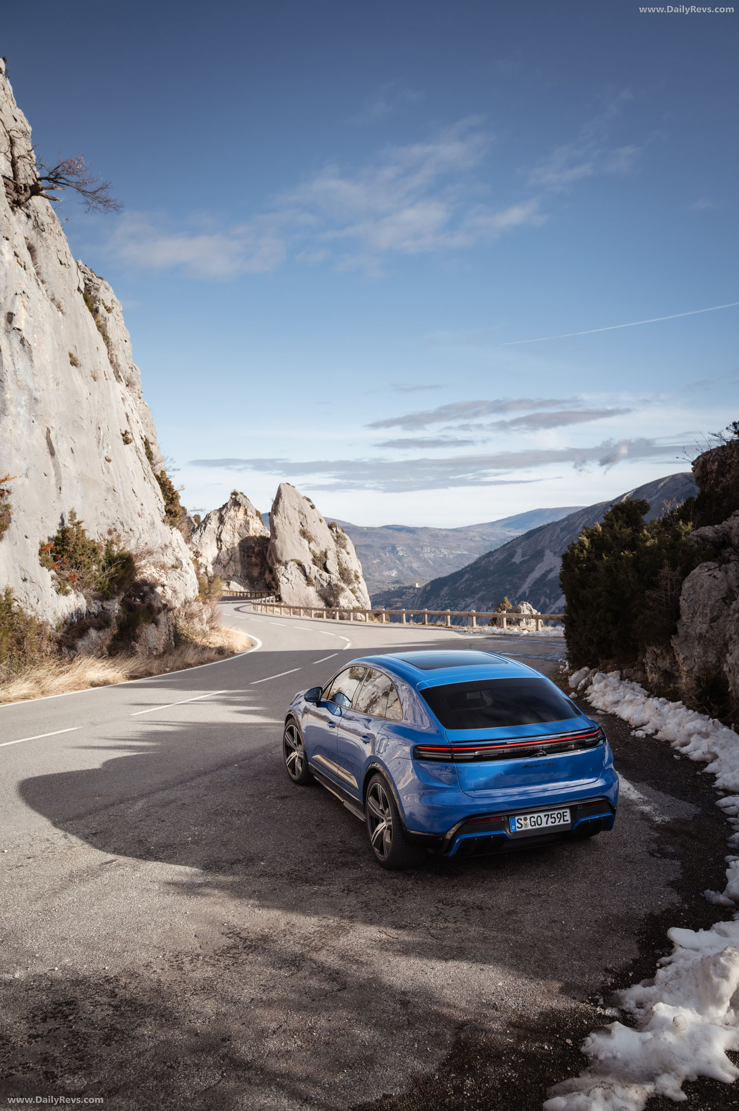 2026 Porsche Macan GTS H2 - Sportiest Electric Macan Yet - DailyRevs