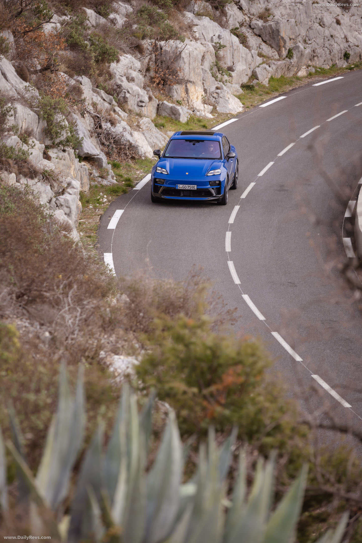 2026 Porsche Macan GTS H2 - Sportiest Electric Macan Yet - DailyRevs