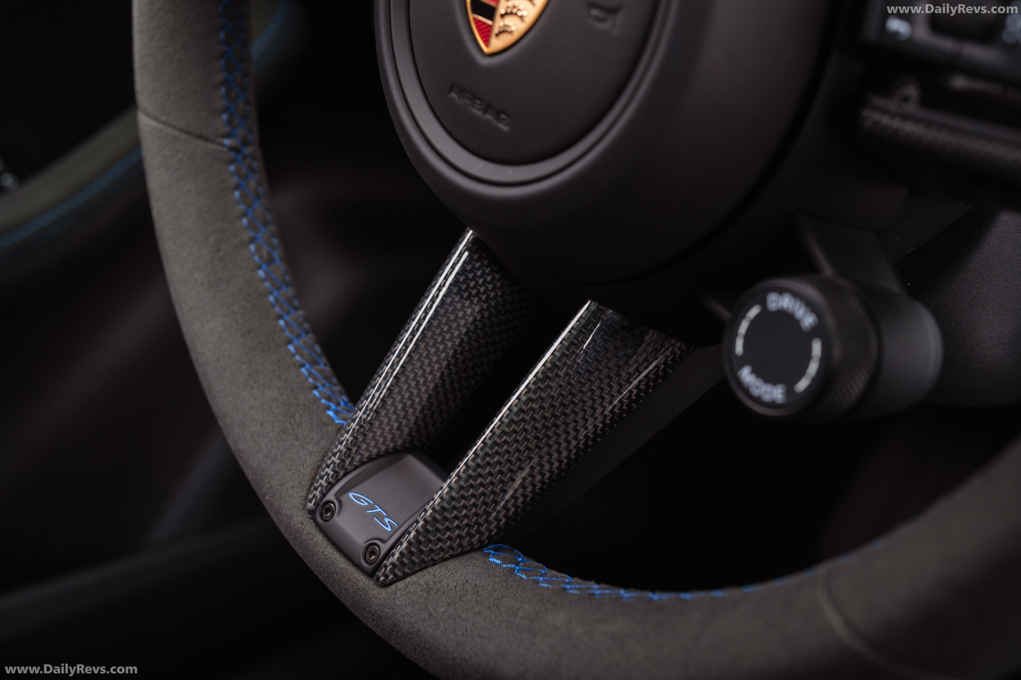 2026 Porsche Macan GTS H2 - Sportiest Electric Macan Yet - DailyRevs