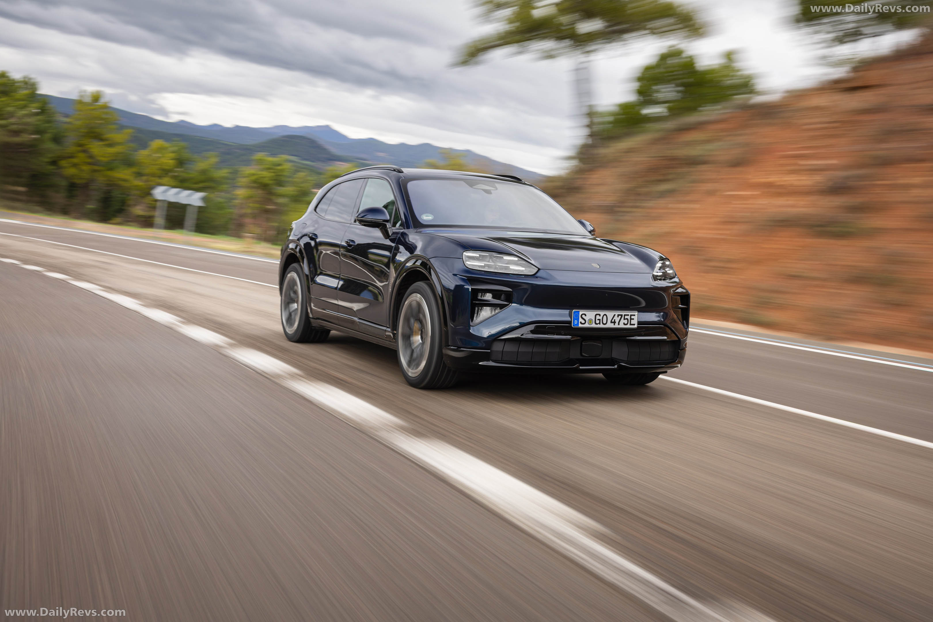 2027 Porsche Cayenne Turbo Electric: Most Powerful Cayenne Ever ...