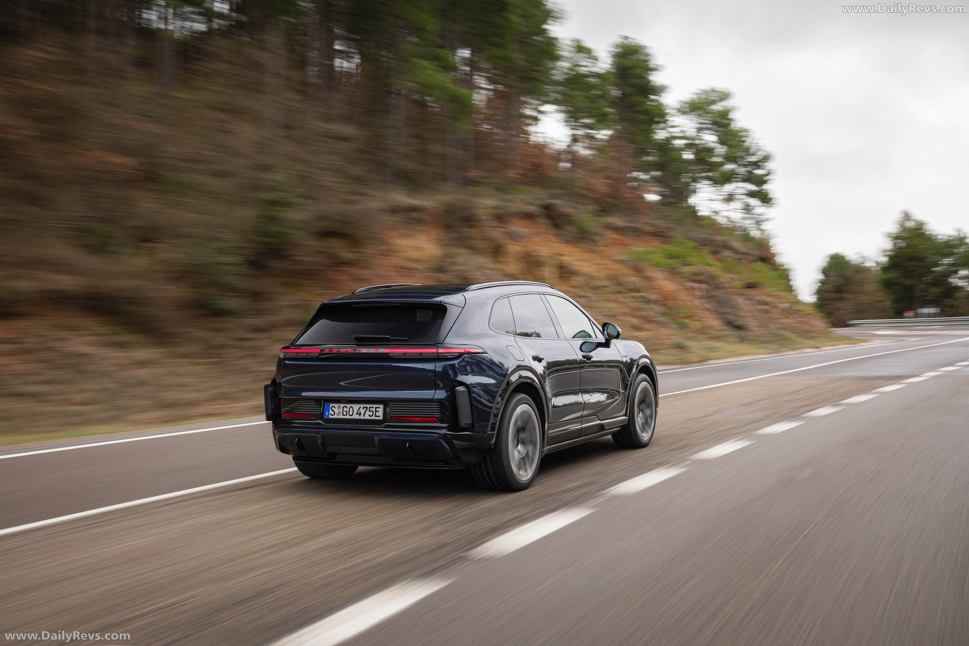 2027 Porsche Cayenne Turbo Electric: Most Powerful Cayenne Ever ...