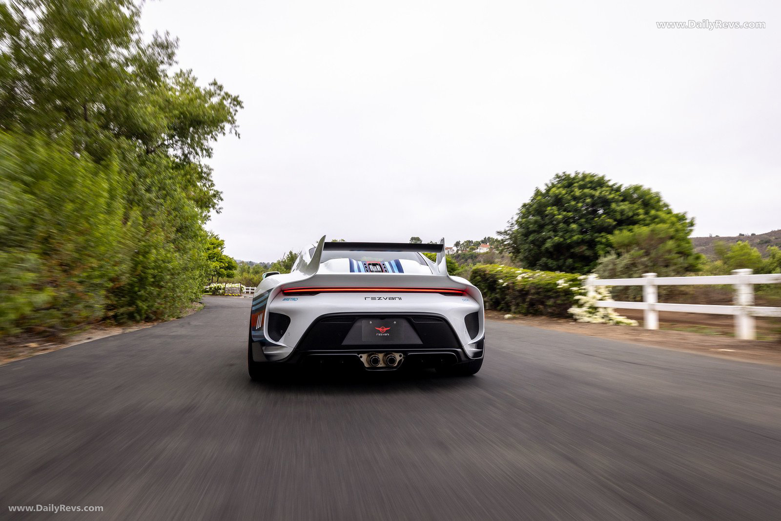 2025 Rezvani Retro RR1 - Reviving Porsche Racing Heritage - DailyRevs